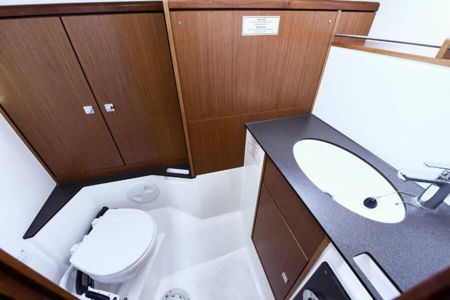 2016 Bavaria Cruiser 37 Cruiser for sale - YachtWorld