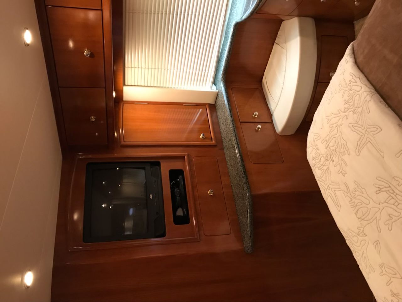 2000 Carver 506 Motor Yacht - Weber Yachts