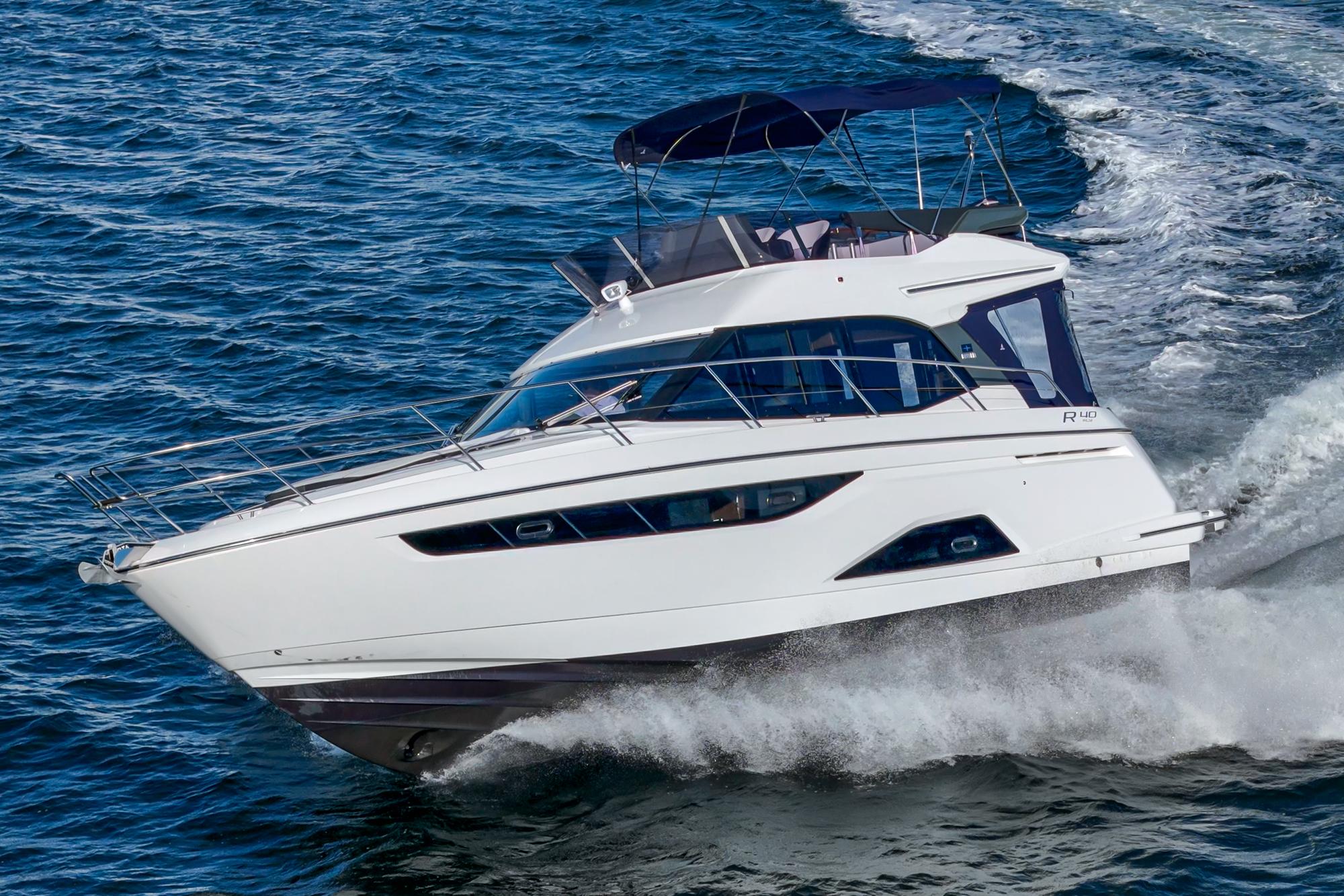 2024 Bavaria R40 Flybridge for sale - YachtWorld