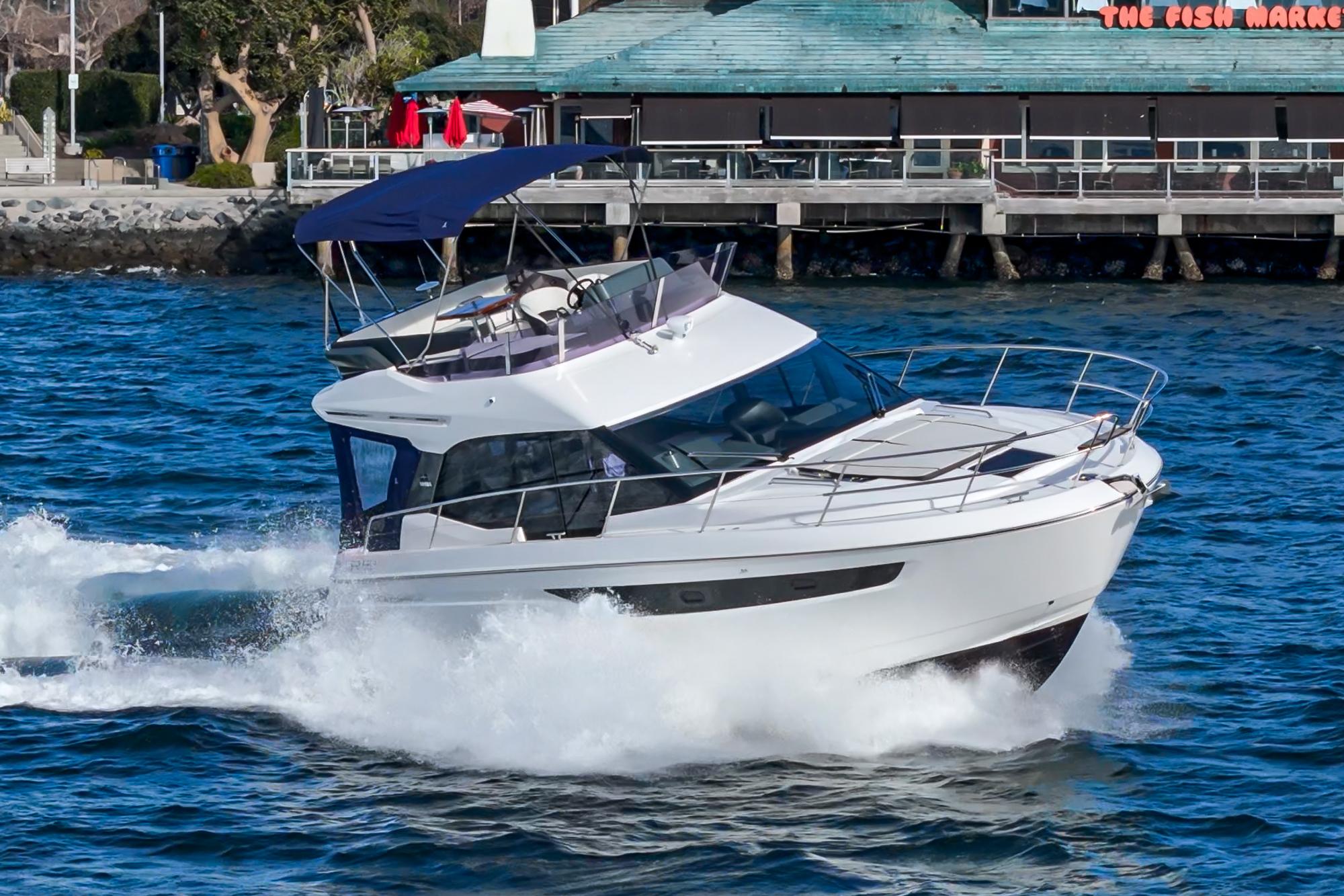 2024 Bavaria R40 Flybridge for sale - YachtWorld