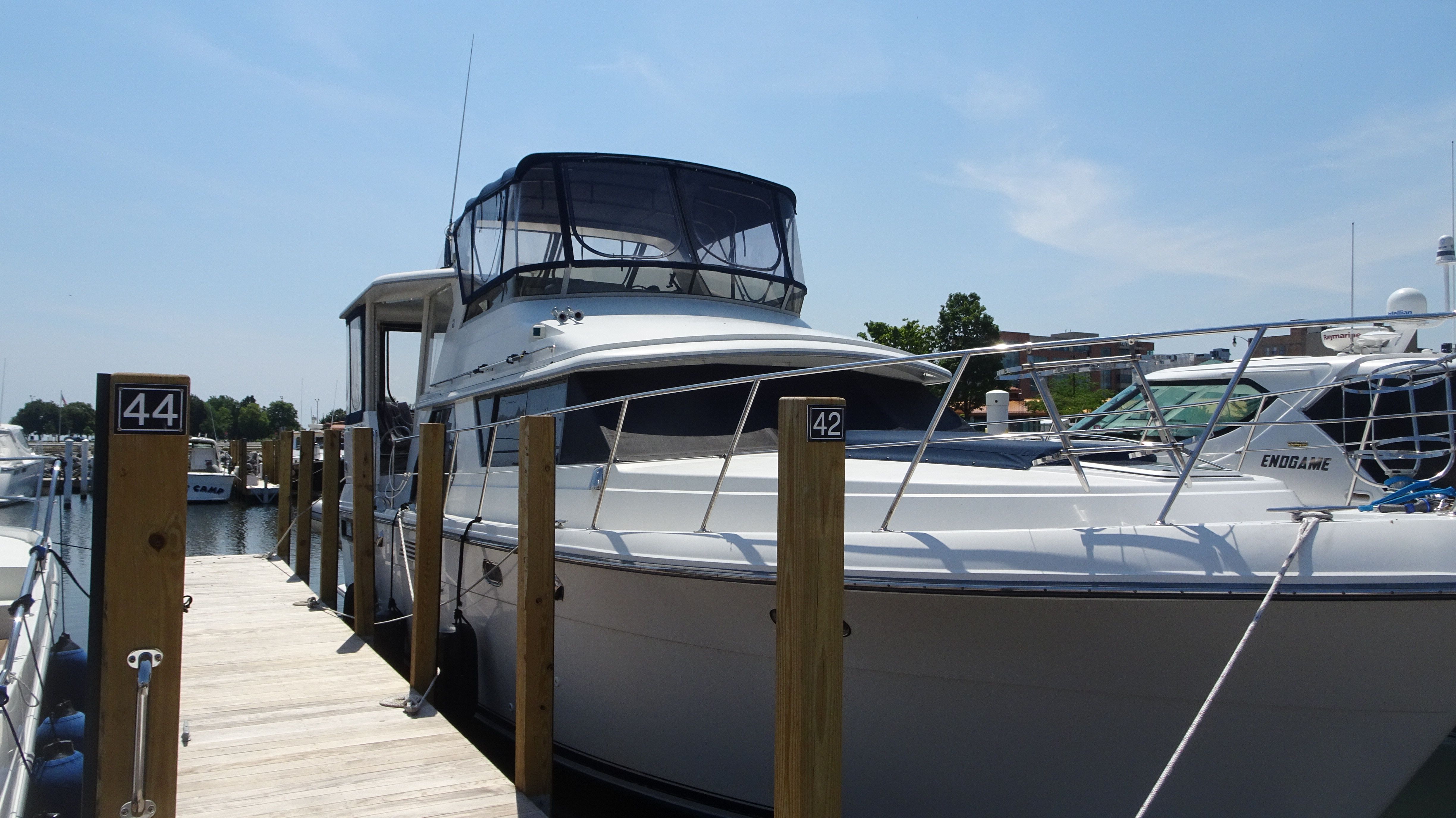 1994 Carver 440 Aft Cabin Motor Yacht Motor Yachts for sale - YachtWorld