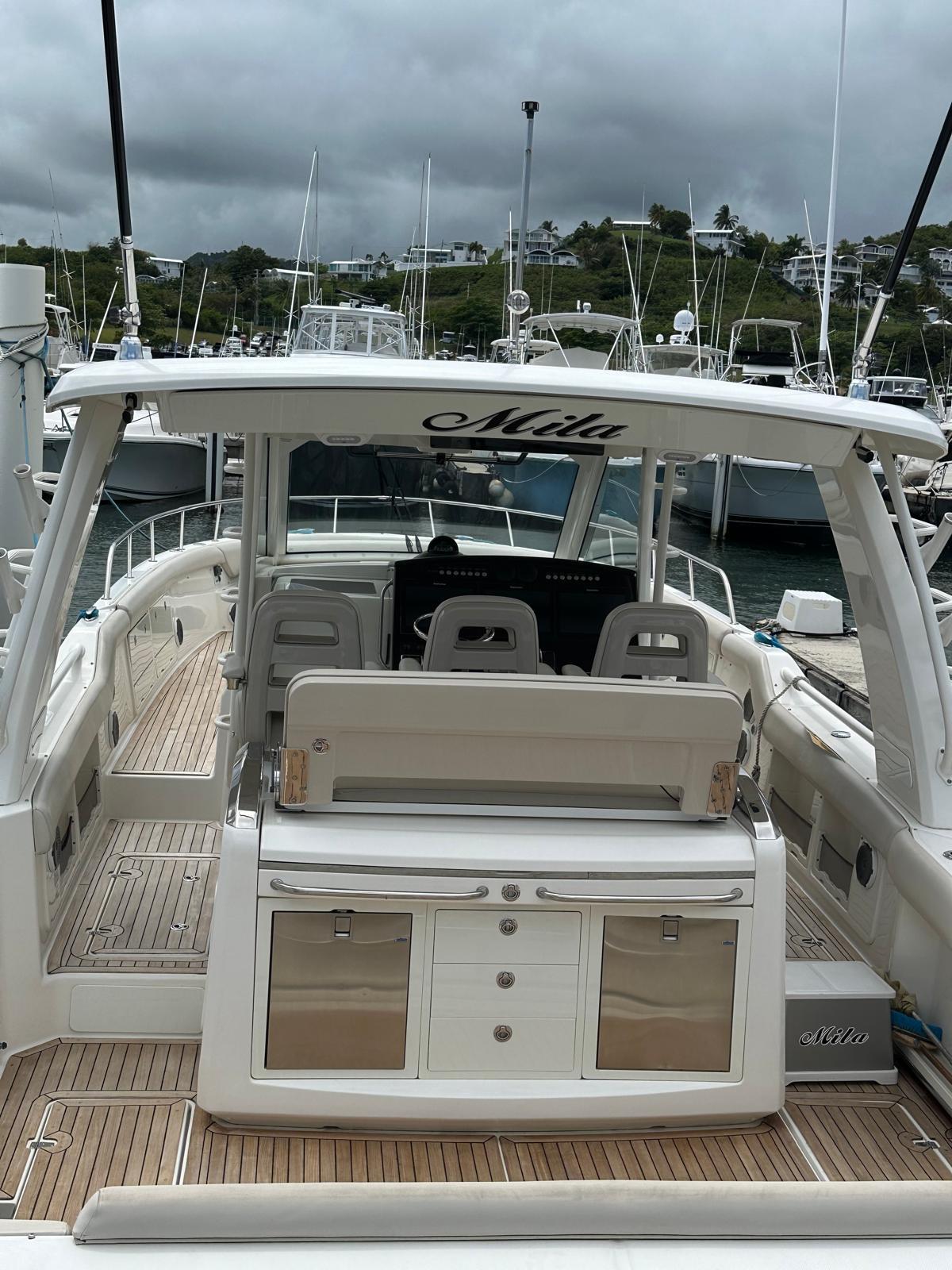 2015 Boston Whaler 420 Outrage Center Console for sale - YachtWorld
