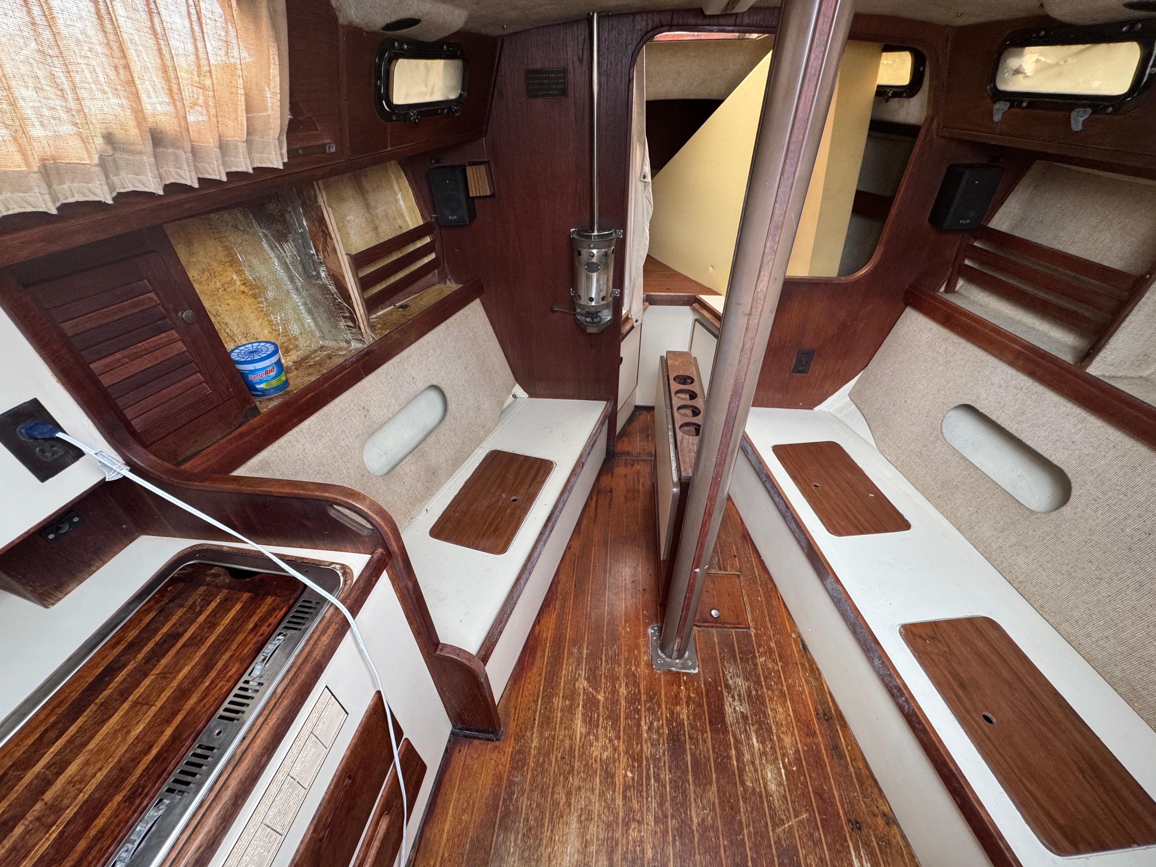 1984 S2 9.2 C (30 CENTER COCKPIT) Centre Cockpit for sale - YachtWorld