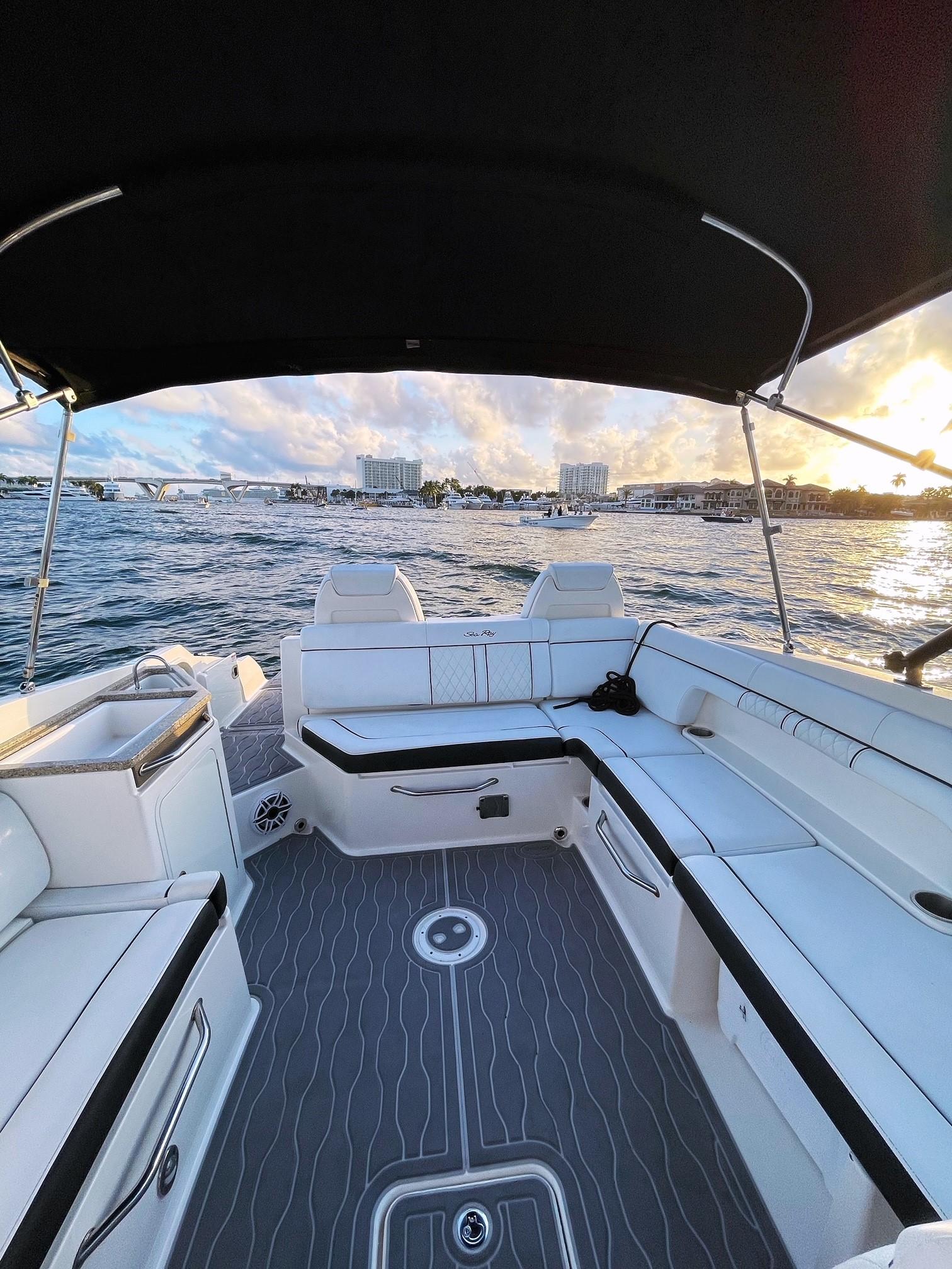 2015 Sea Ray 290 Sundeck Bowrider for sale - YachtWorld