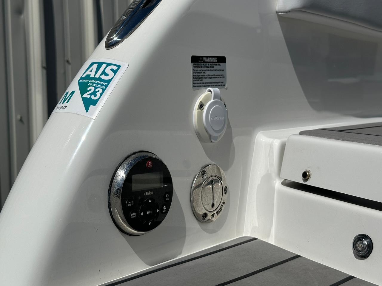 2021 Formula 240 Bowrider Bowrider for sale - YachtWorld