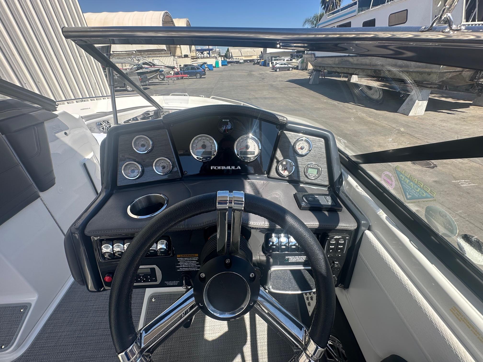 2021 Formula 240 Bowrider Bowrider for sale - YachtWorld