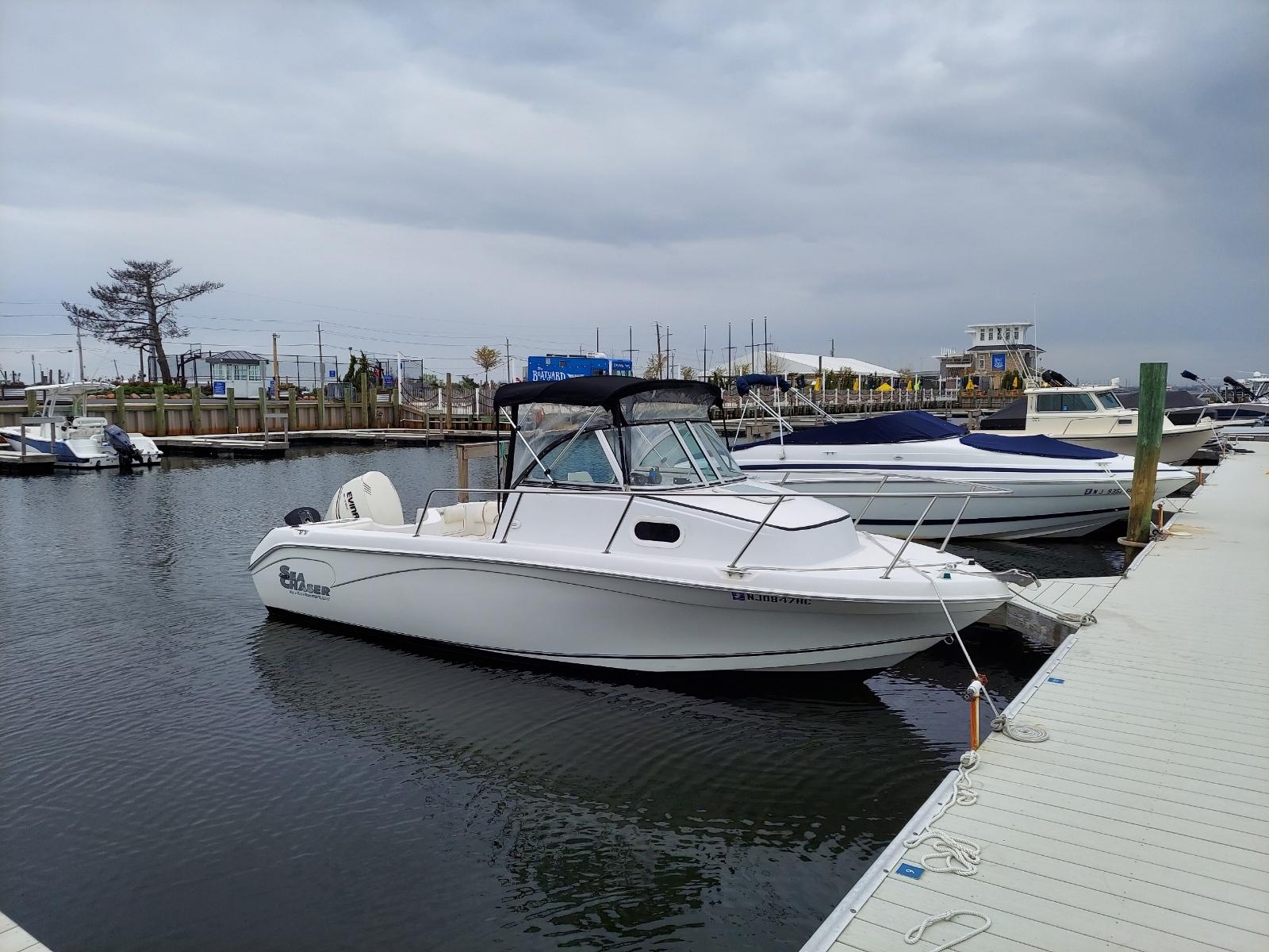 2008 Sea Chaser 2100 Offshore Walkaround Walkaround-båter til salgs ...