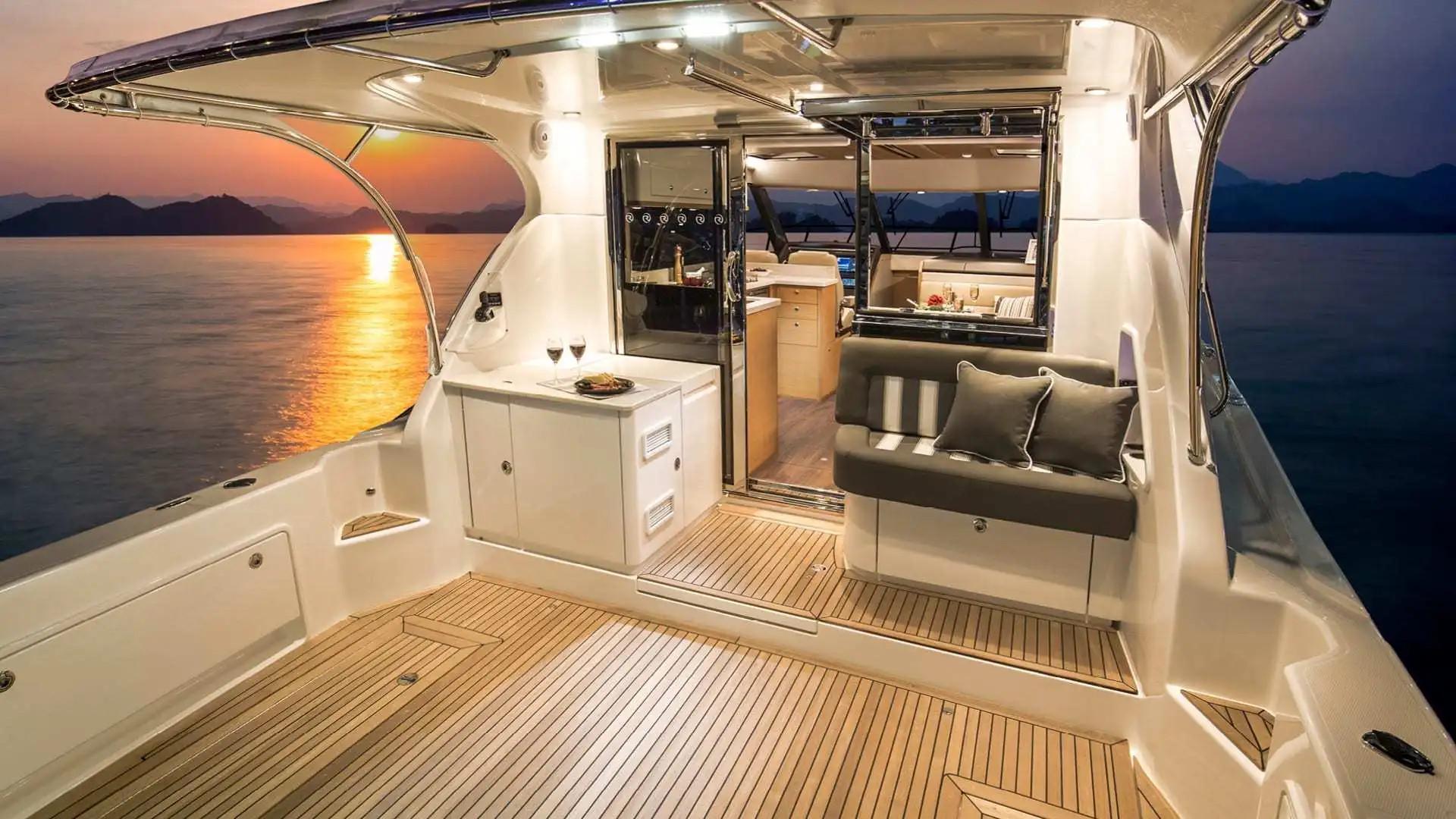 2024 Riviera 445 SUV Motoryachten Kaufen - YachtWorld