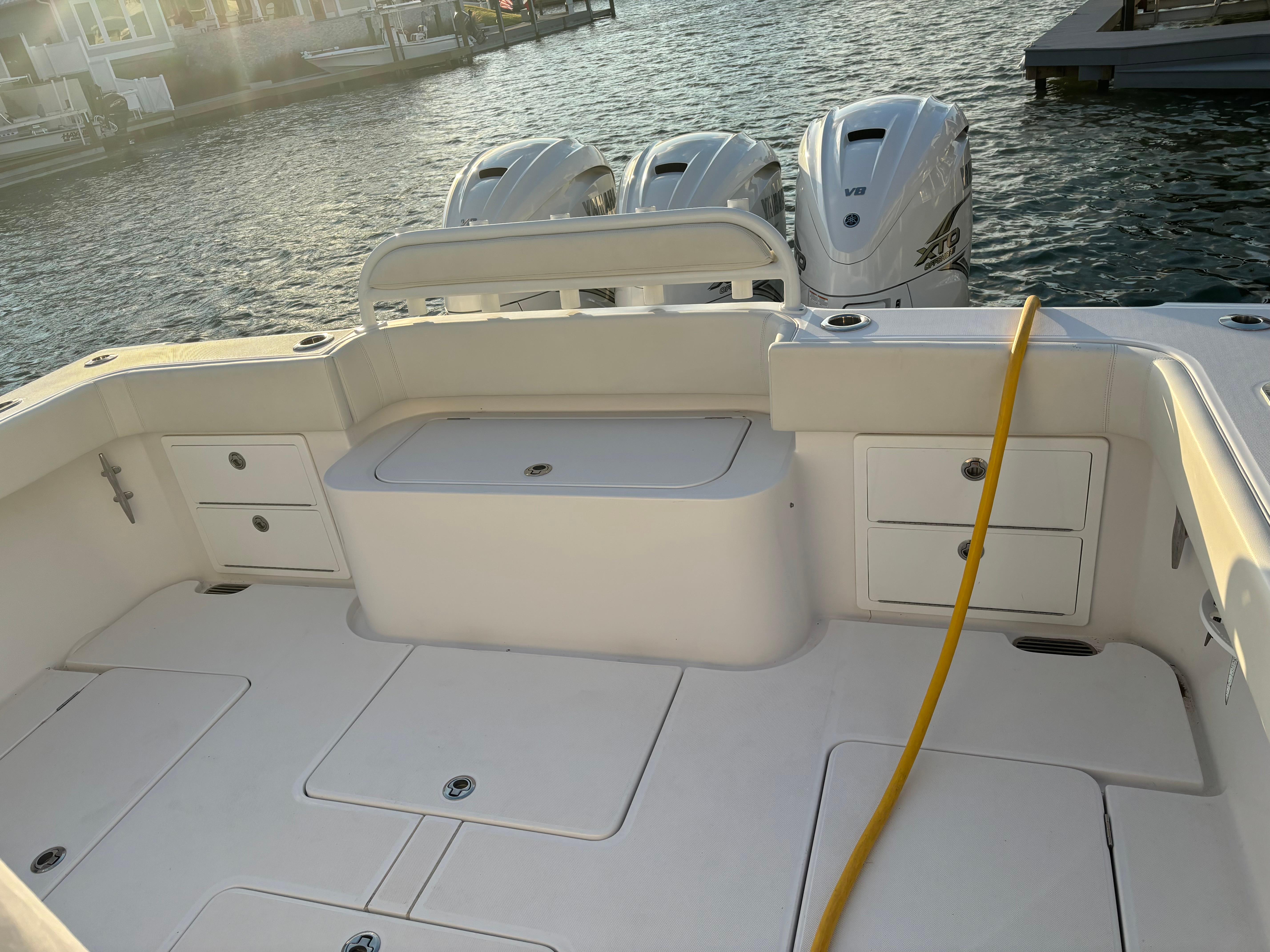 2023 Jupiter 43 SF Express Cruiser for sale - YachtWorld