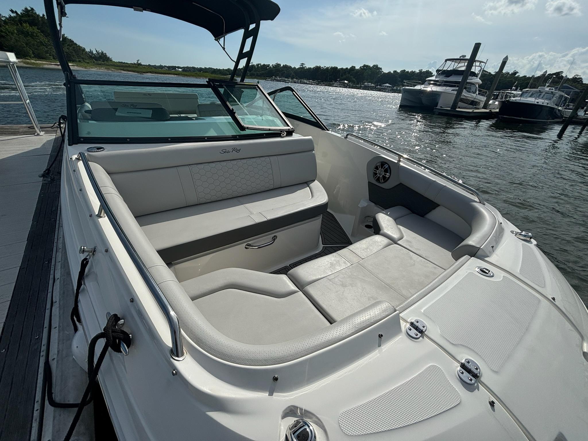 2024 Sea Ray SDX 250 Outboard Deck for sale - YachtWorld