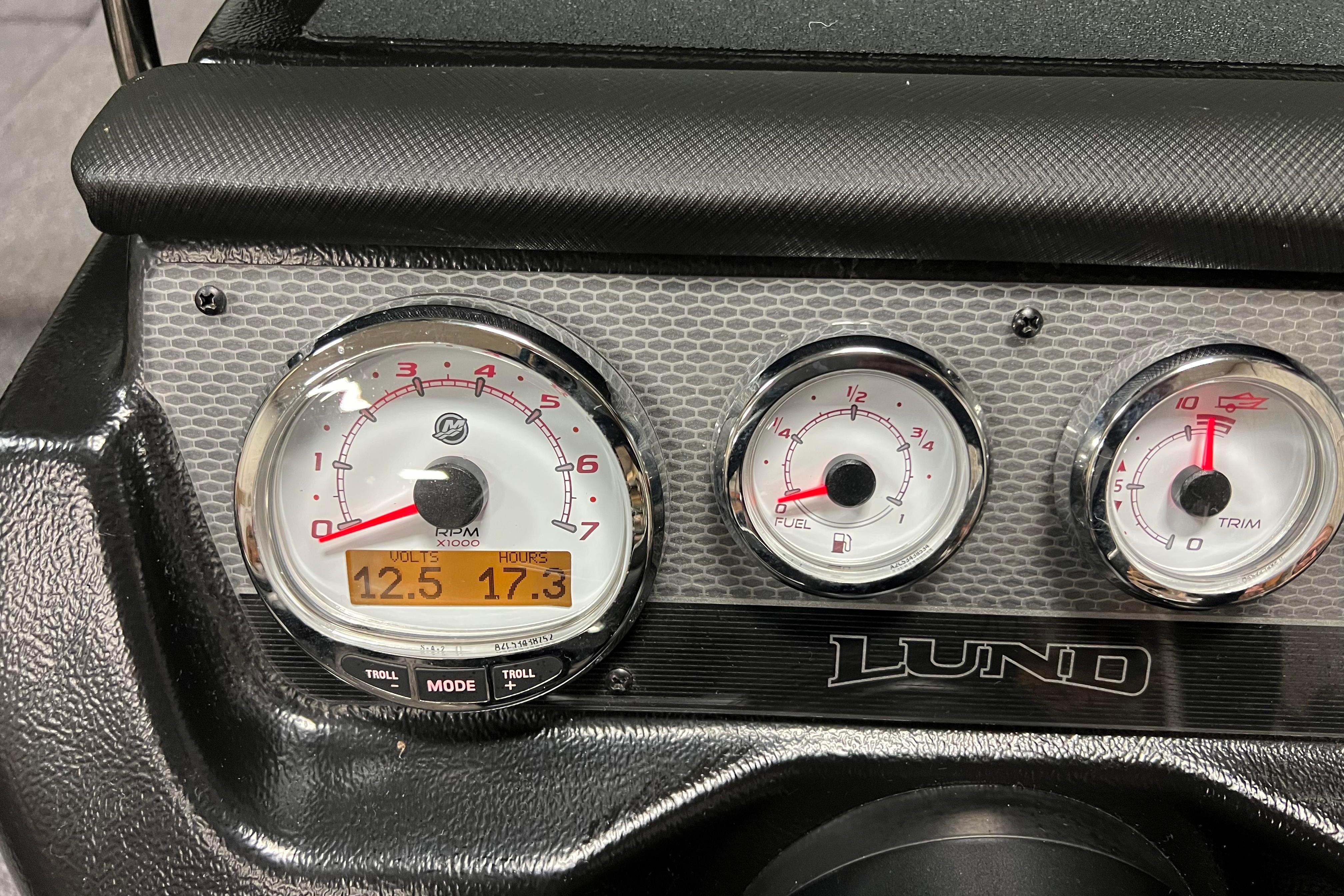 2023 Lund 2175 Pro-V Angelboot Aluminium Kaufen - YachtWorld