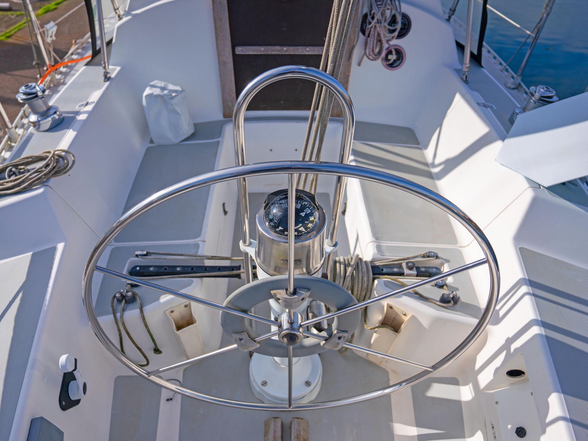 1986 J Boats 28 Cruiser for sale - YachtWorld