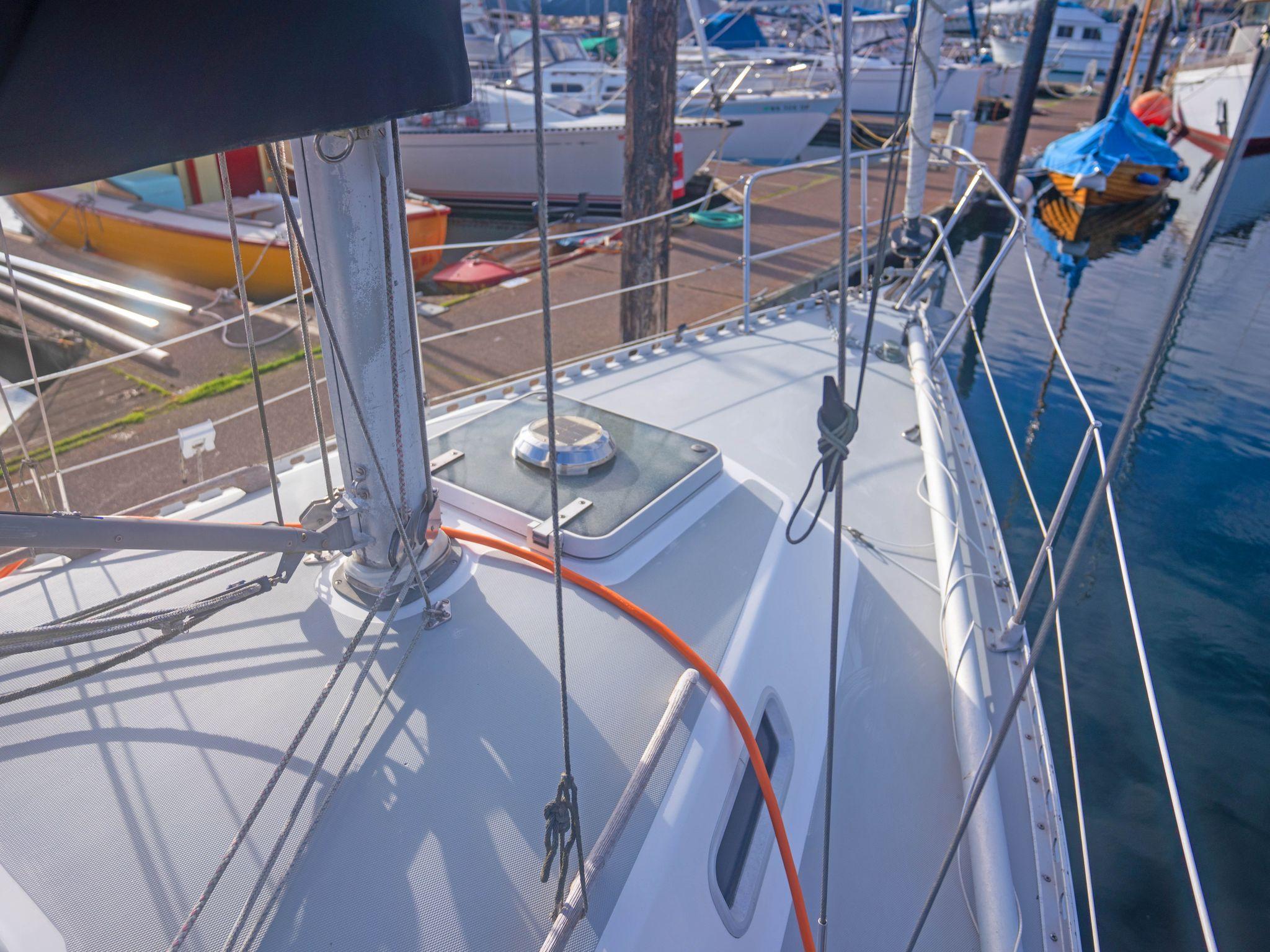 1986 J Boats 28 Cruiser for sale - YachtWorld