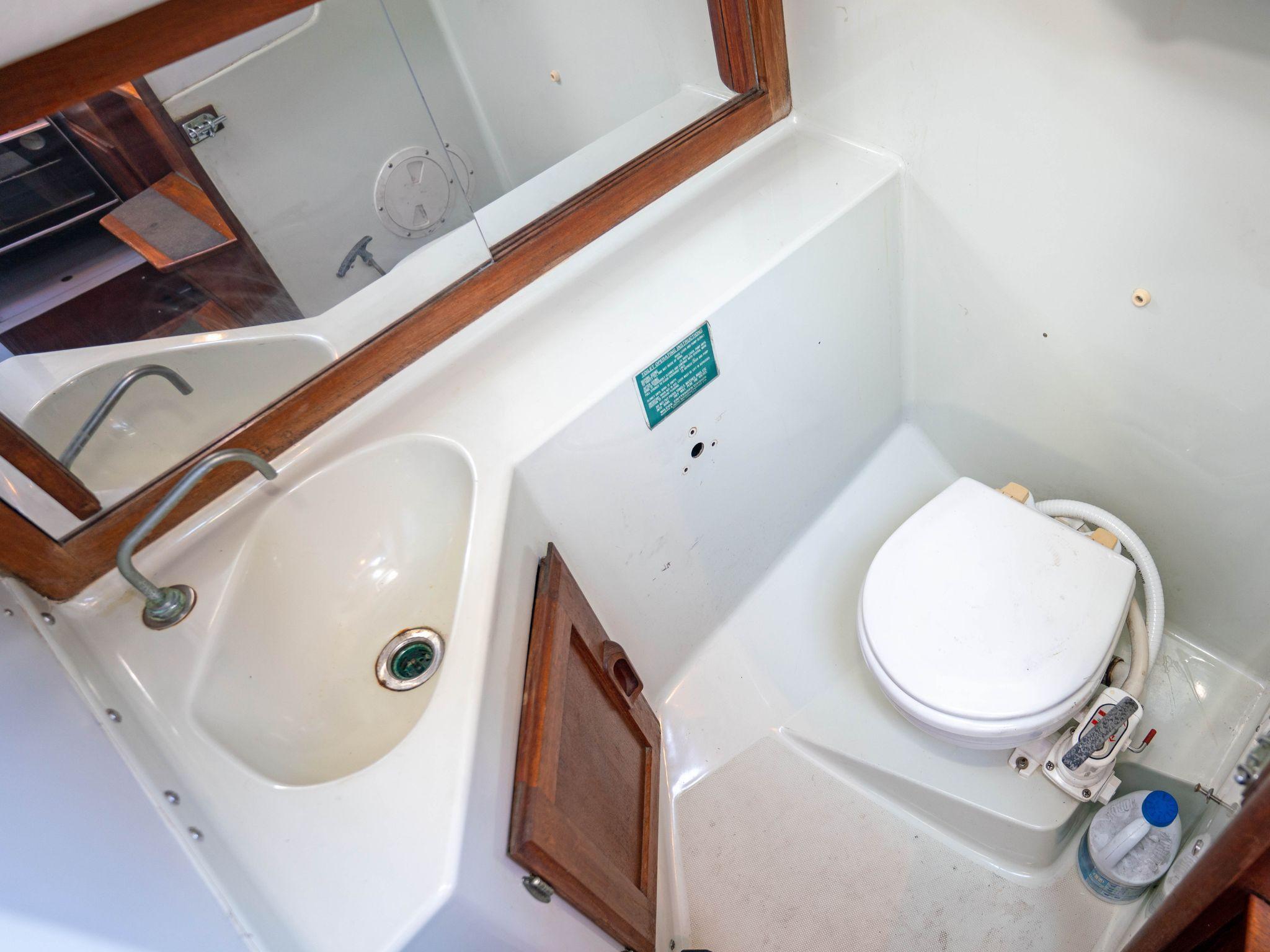 1986 J Boats 28 Cruiser for sale - YachtWorld