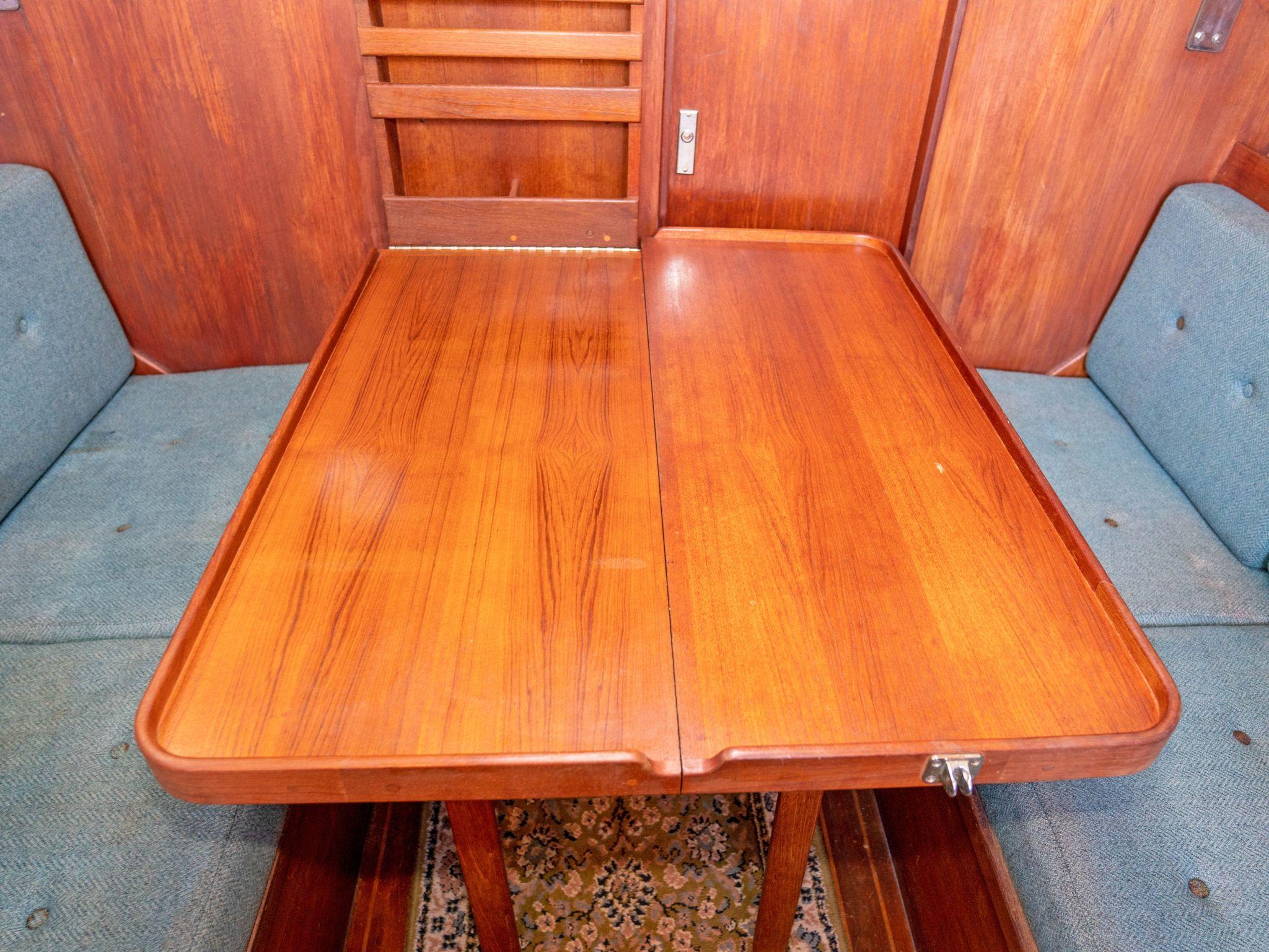 1986 J Boats 28 Cruiser for sale - YachtWorld