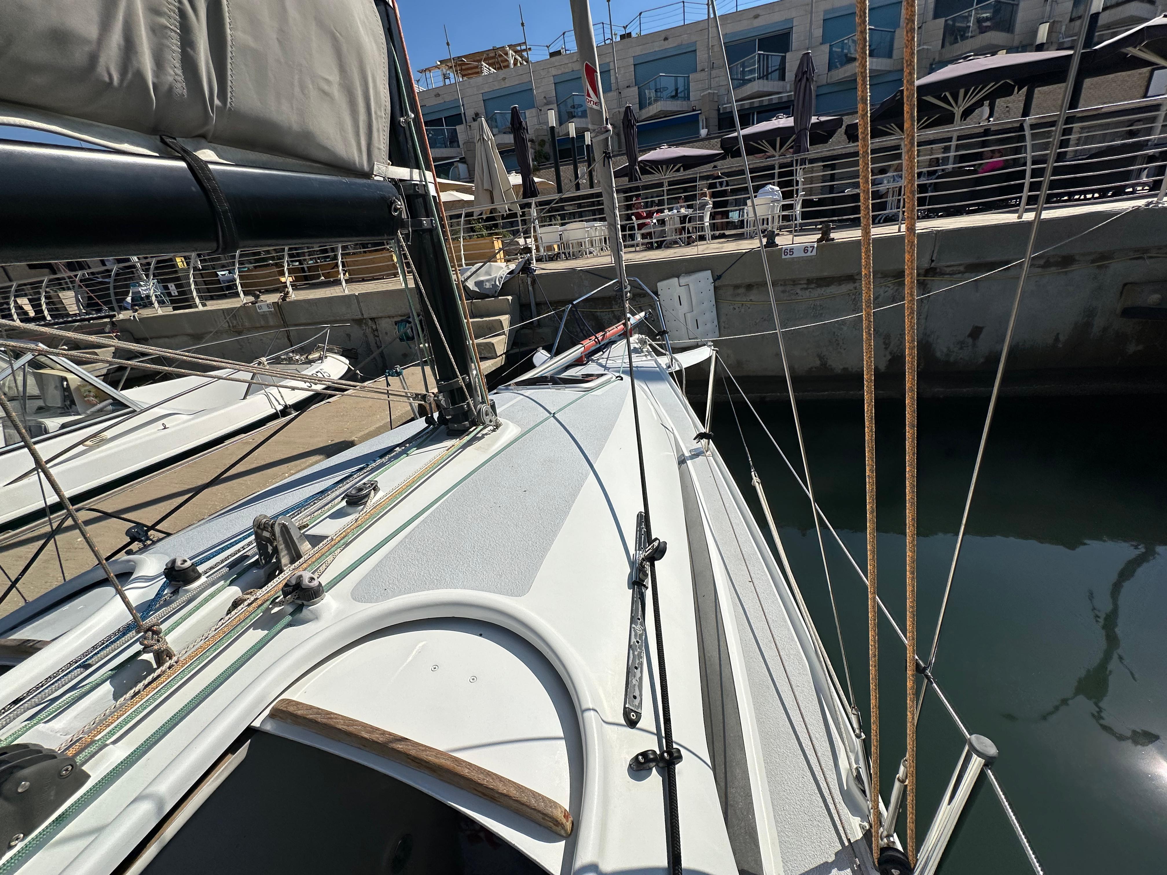 1999 Bull 7000 Daysailer for sale - YachtWorld