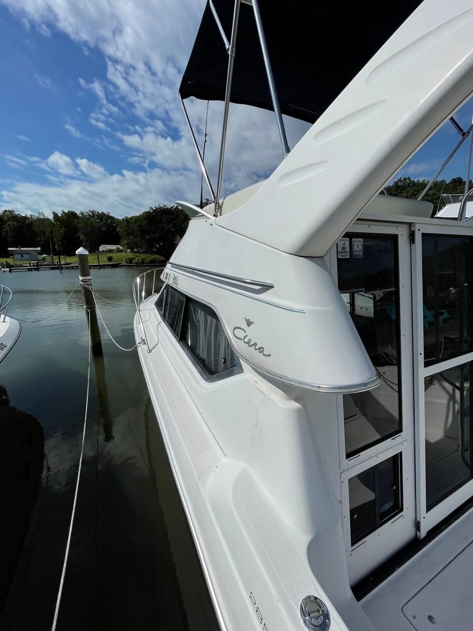 2000 Bayliner 2858 Ciera Command Bridge Cruiser for sale - YachtWorld