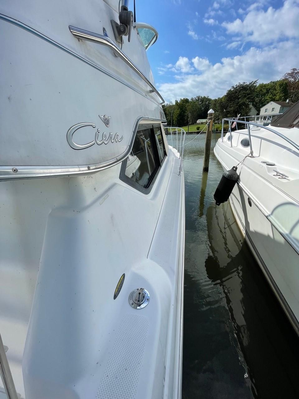 2000 Bayliner 2858 Ciera Command Bridge Cruiser for sale - YachtWorld