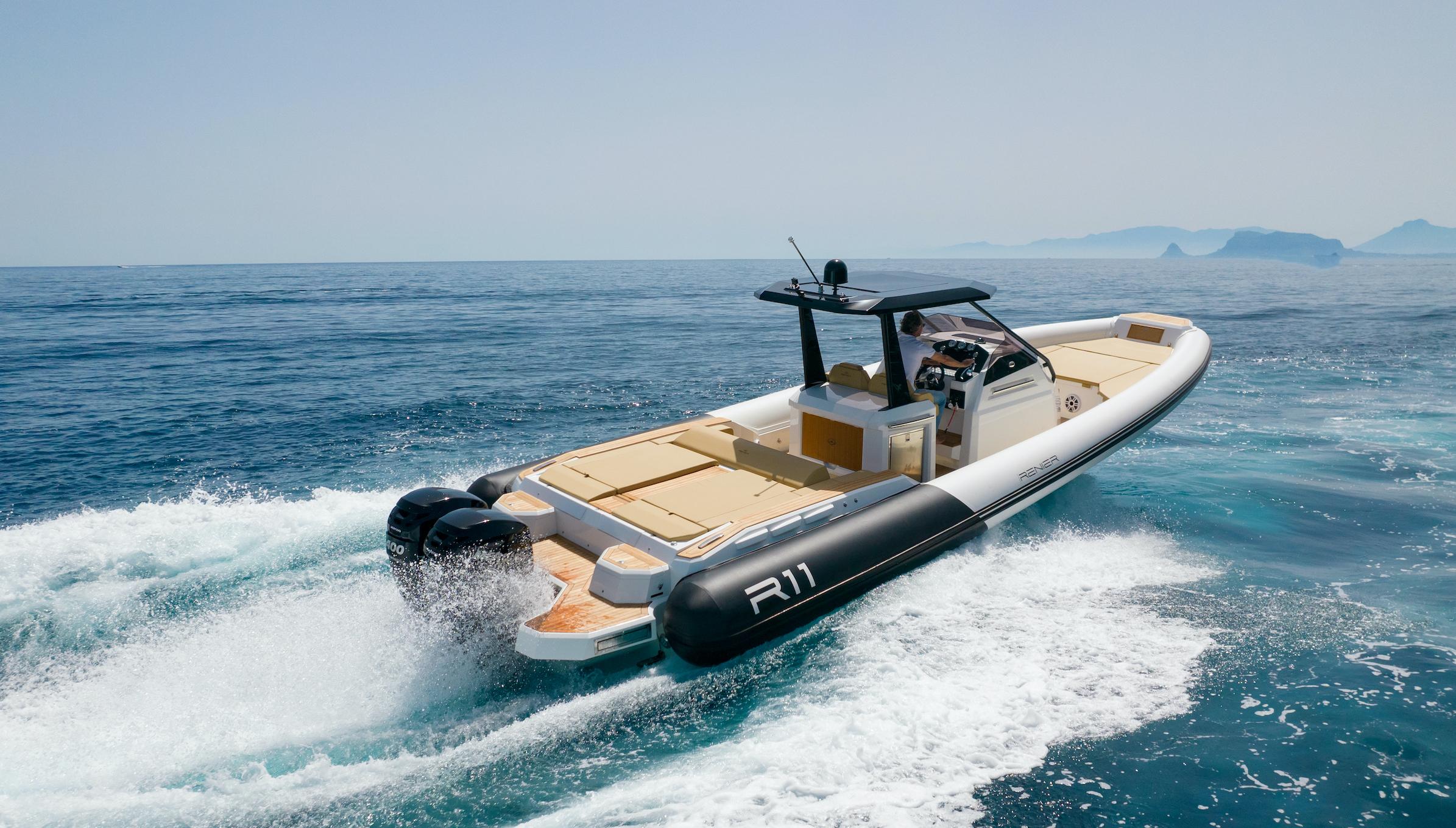 New Renier R11 FB in Barcelona - iNautia