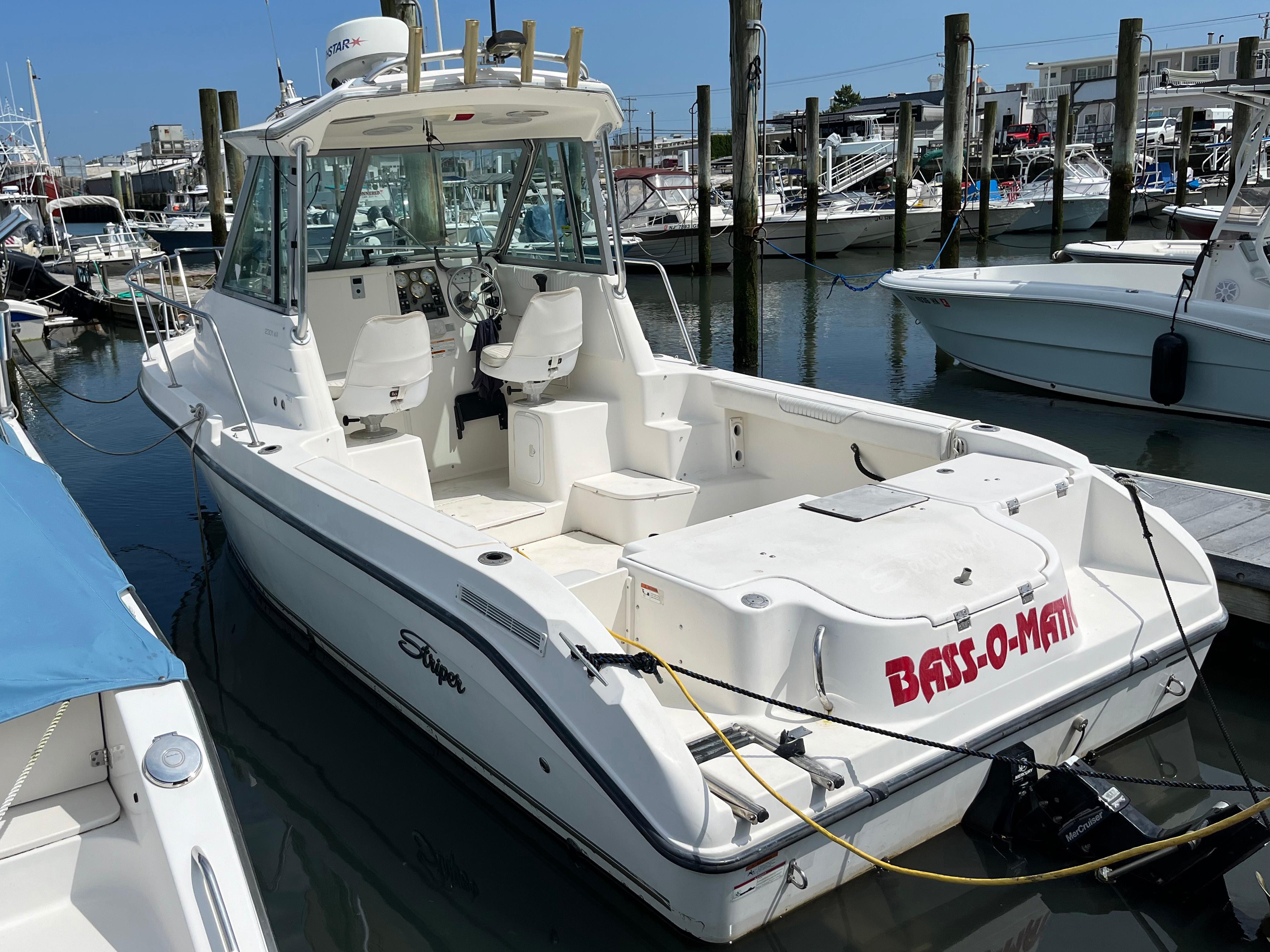 2008 Seaswirl Striper 2301 Walkaround I/O Saltwater Fishing for sale ...