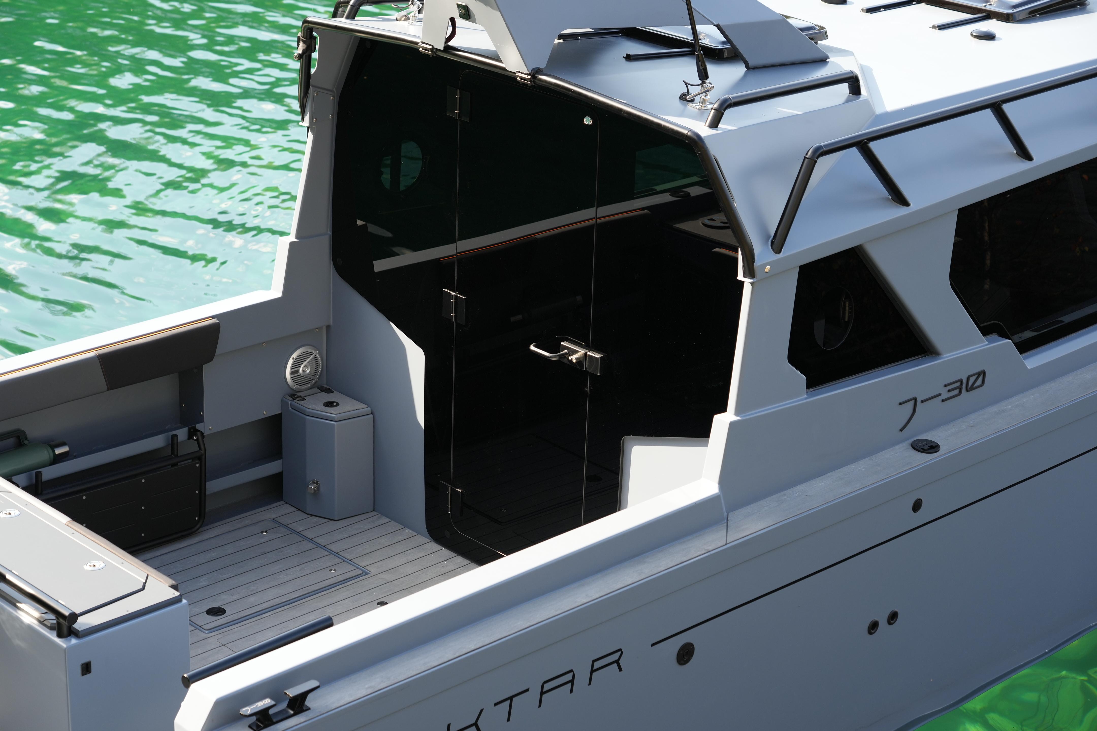 2026 Jaktar J30 Black Vision Pilothouse for sale - YachtWorld