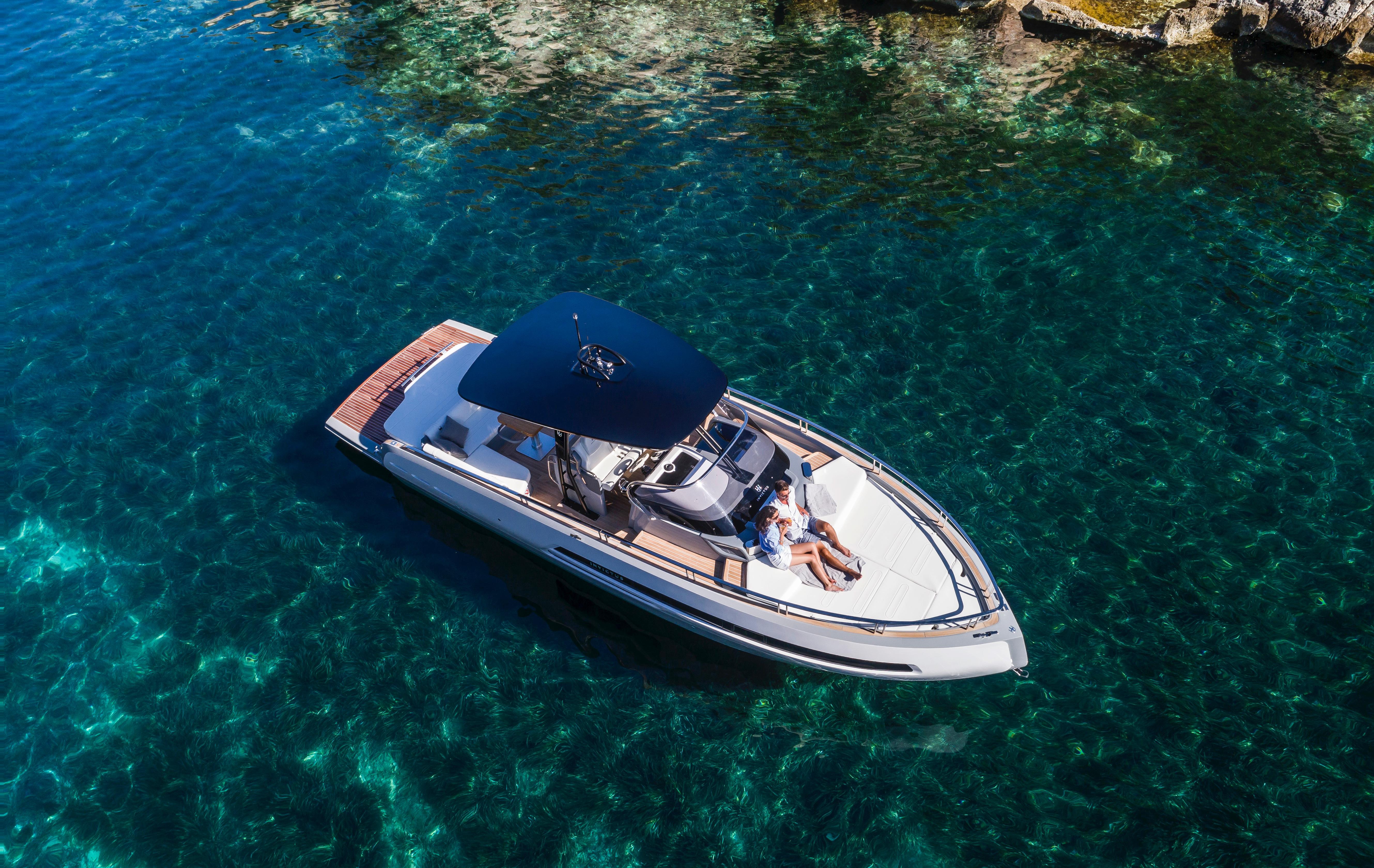 New 2025 Invictus GT 370 | Youboat