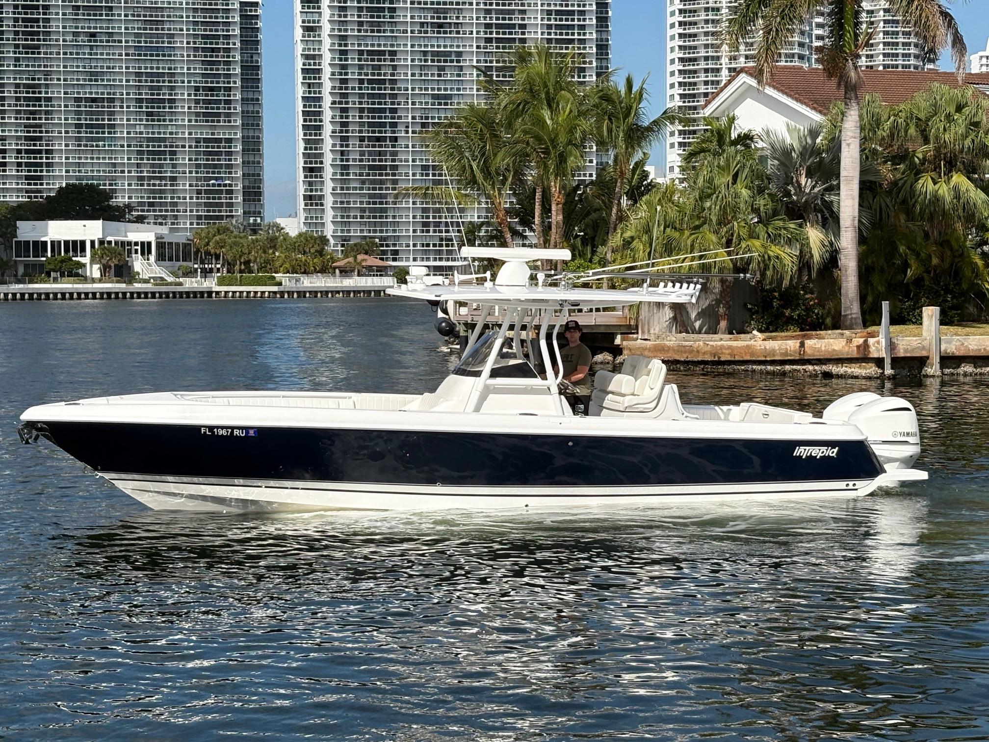 2019 Intrepid 327 Center Console Center Console for sale - YachtWorld