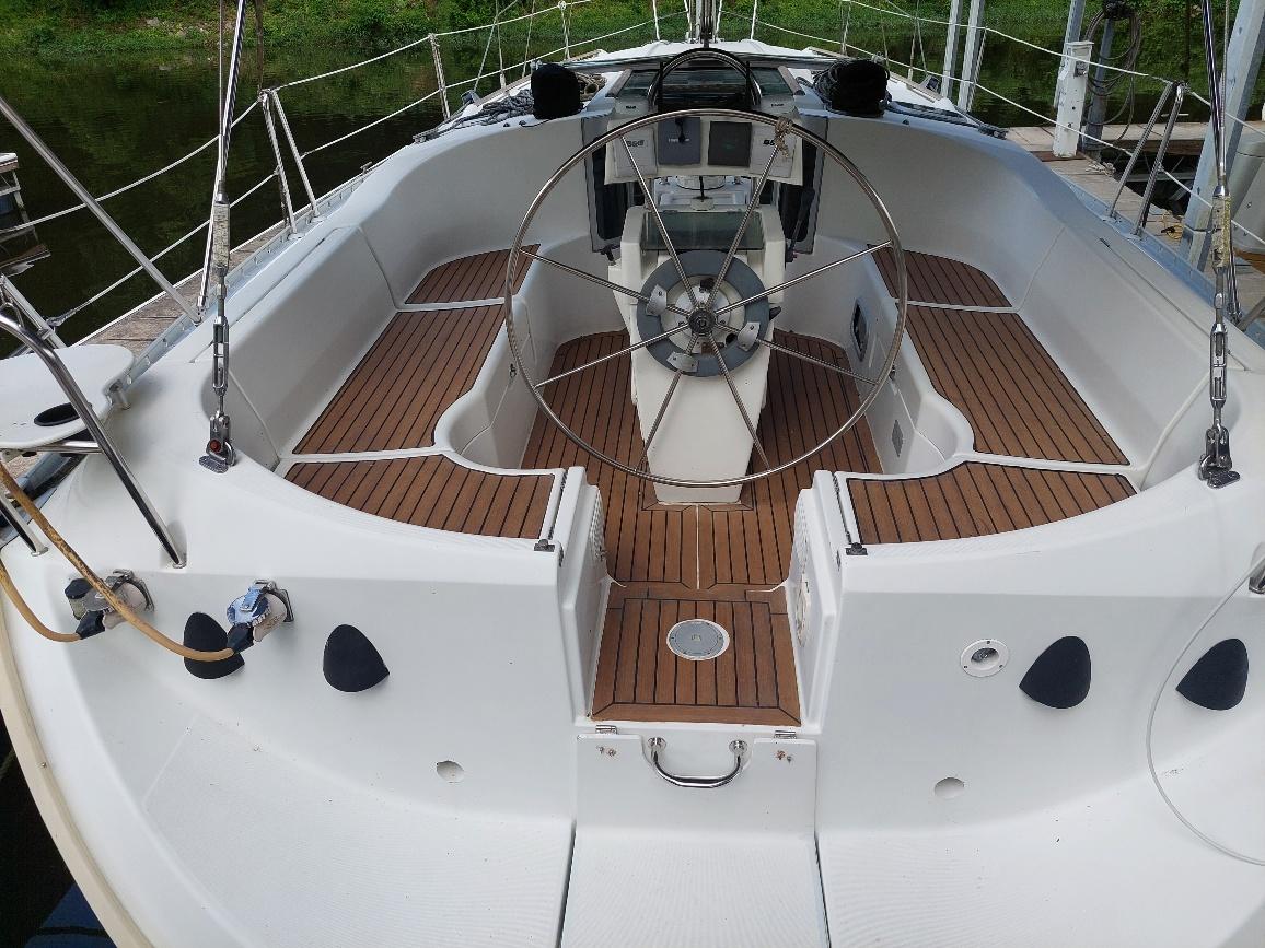 1995 Beneteau Oceanis 351 Cruiser for sale - YachtWorld