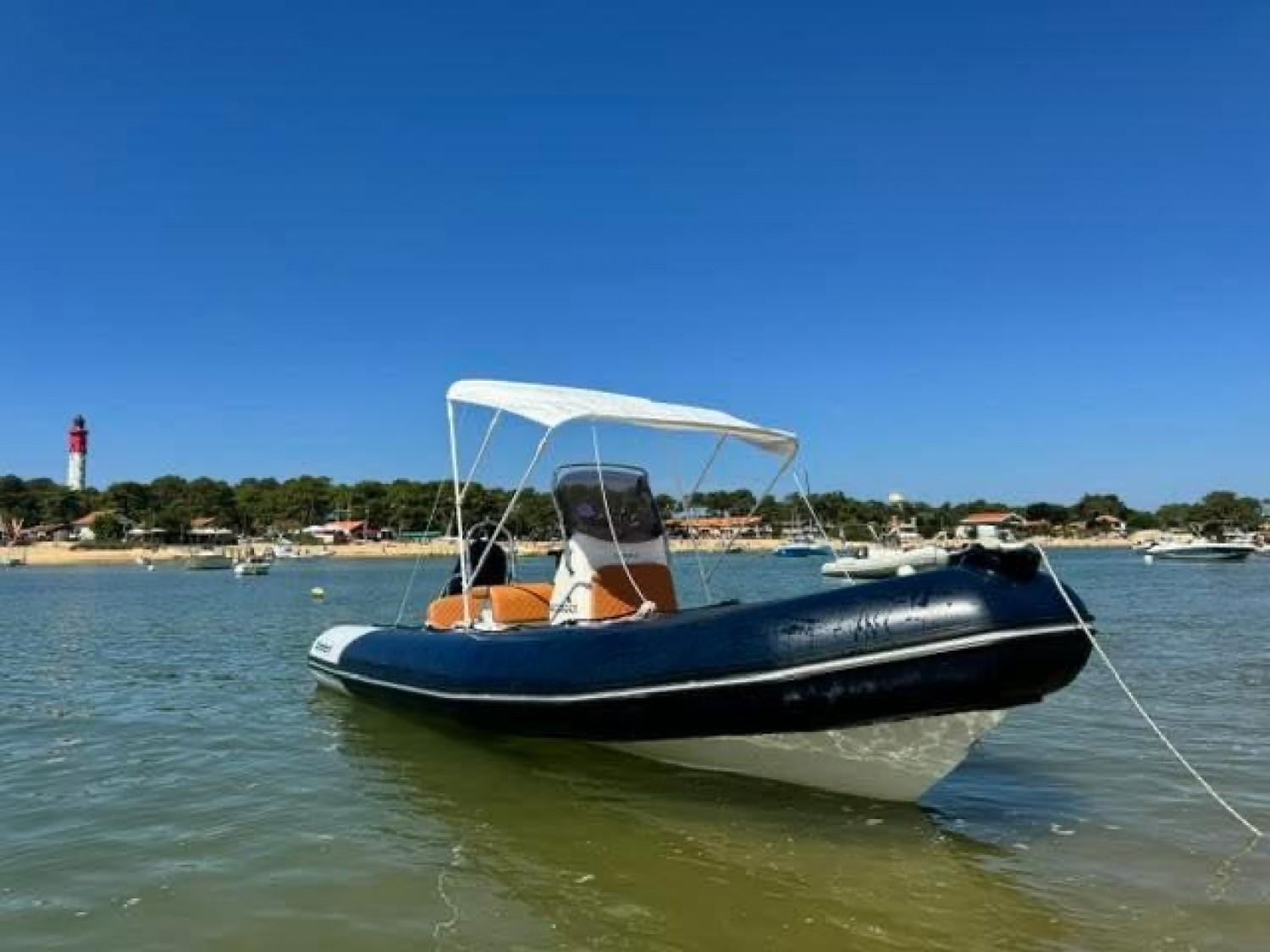Used 2023 Bombard SUNRIDER 650 BLUE STORY - 33 - Gironde | Youboat Used 2023 Bombard SUNRIDER 650 BLUE STORY - 33 - Gironde | Youboat