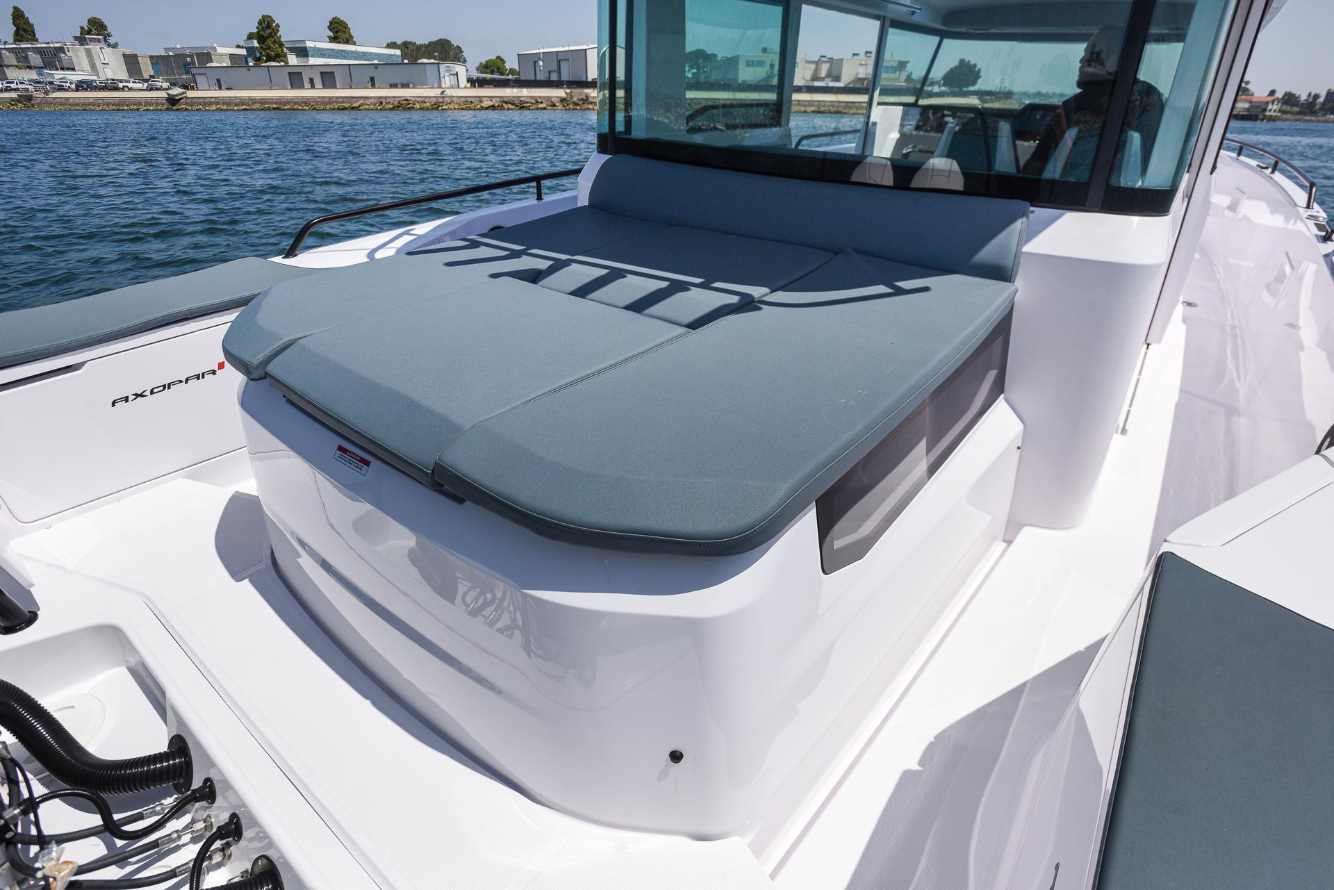 2023 Axopar Cross Cabin Center Console for sale - YachtWorld