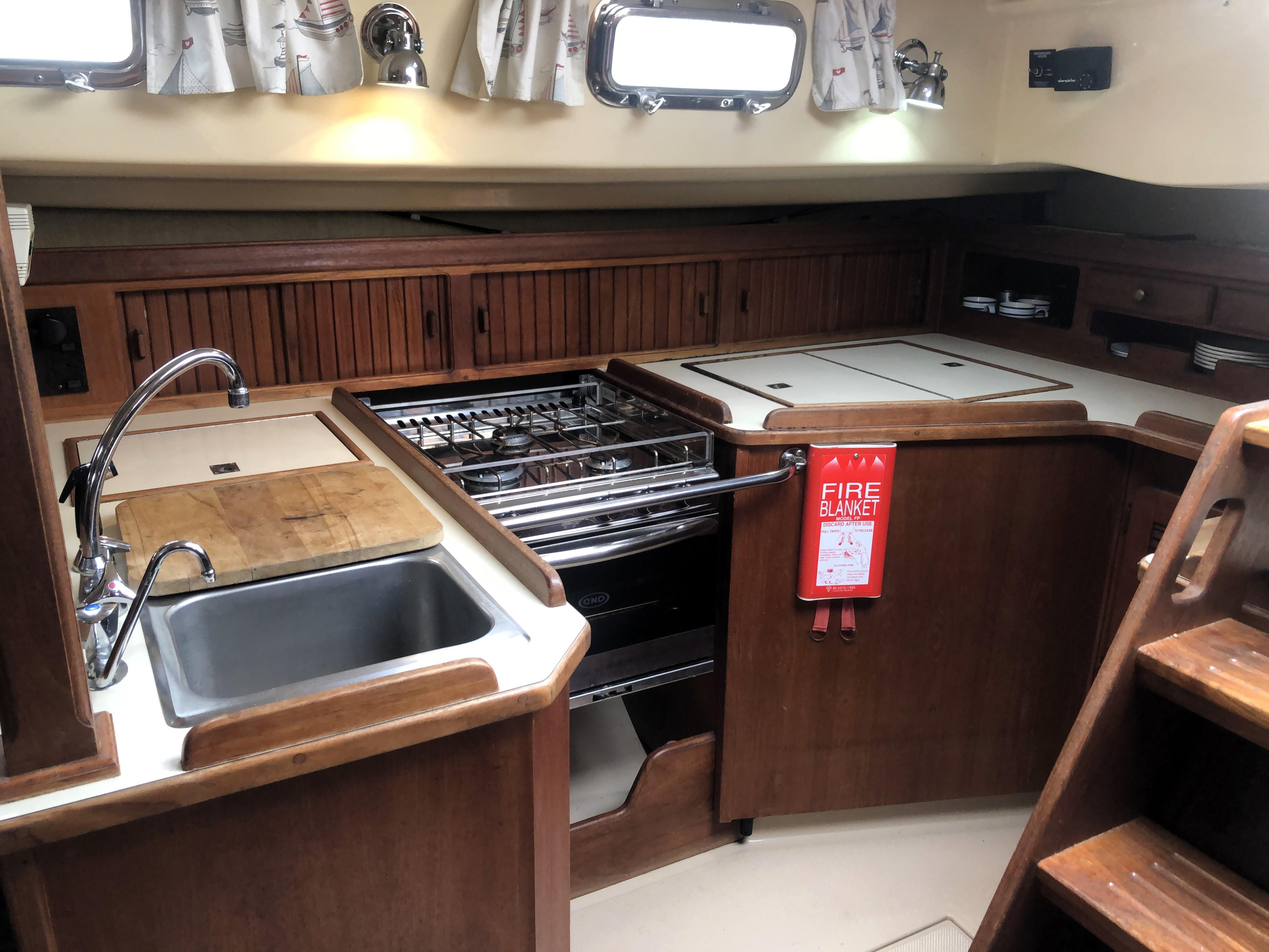 1990 Island Packet 35 Segelyacht Kaufen - YachtWorld