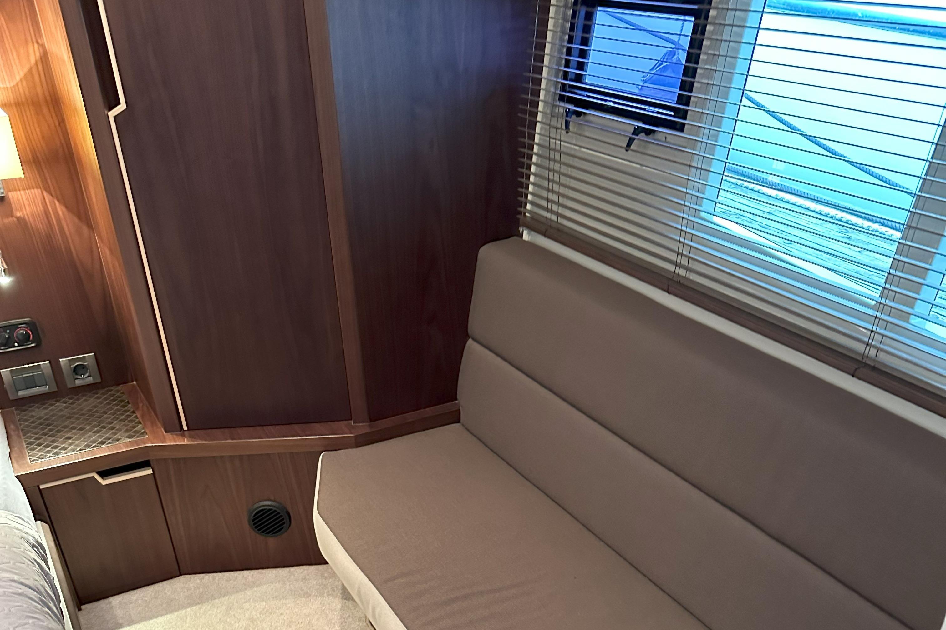 2015 Galeon 445 HTS Motor Yachts for sale - YachtWorld