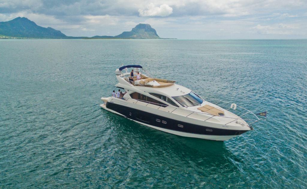 2011 Sunseeker Manhattan 63 Flybridge for sale - YachtWorld