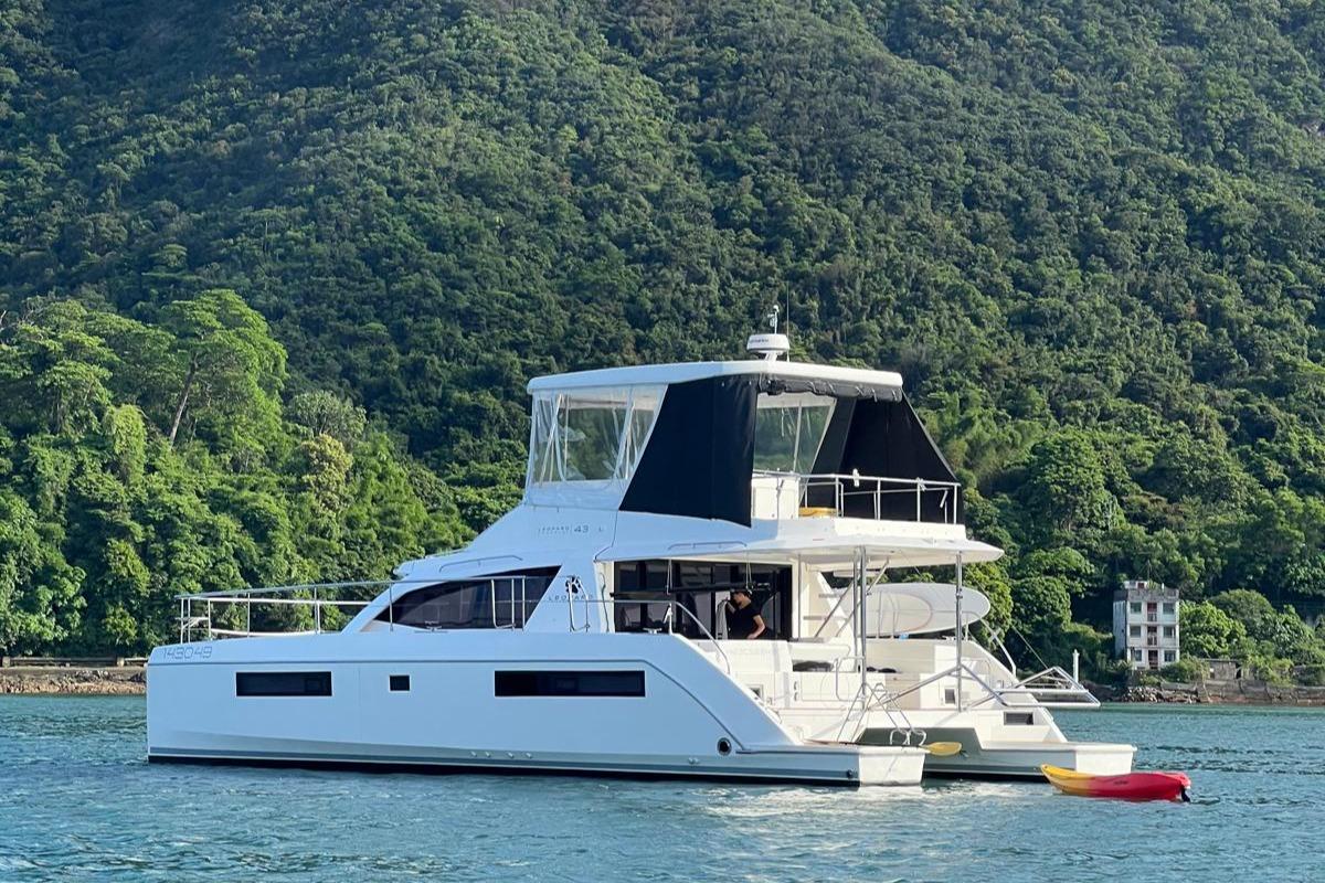 2018 Leopard 43 Powercat Power Catamaran for sale - YachtWorld