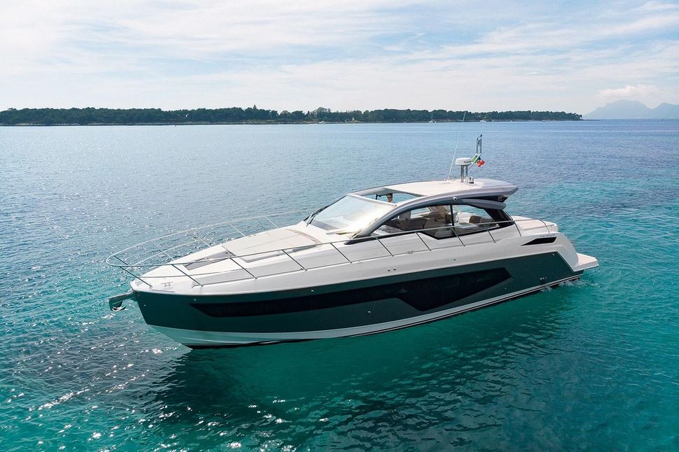 2021 Azimut Atlantis 51 Express Cruiser for sale - YachtWorld
