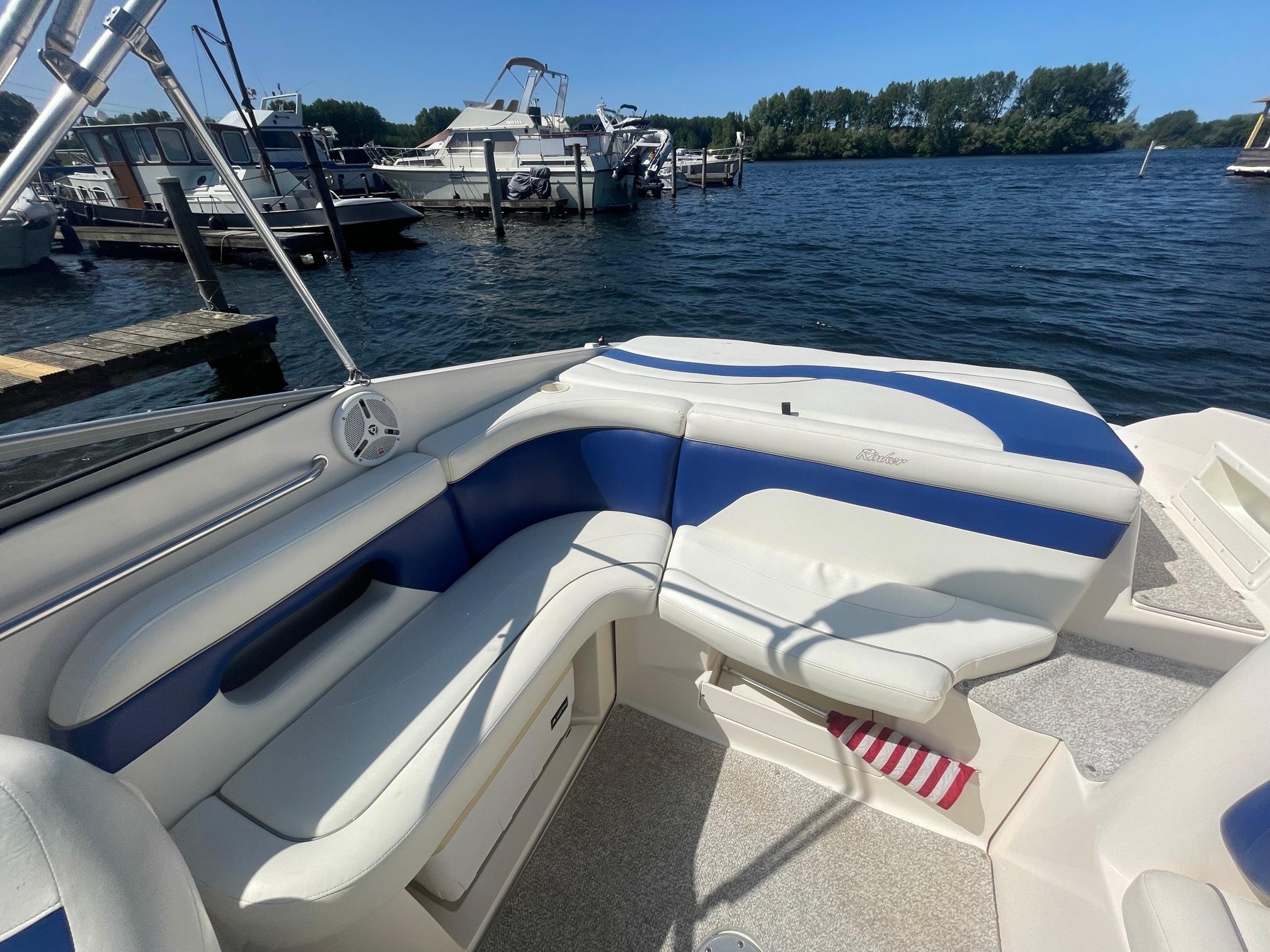 Tweedehands 2005 Rinker 232 Captiva Cuddy Oostvoorne, Nederland 25,900 ...