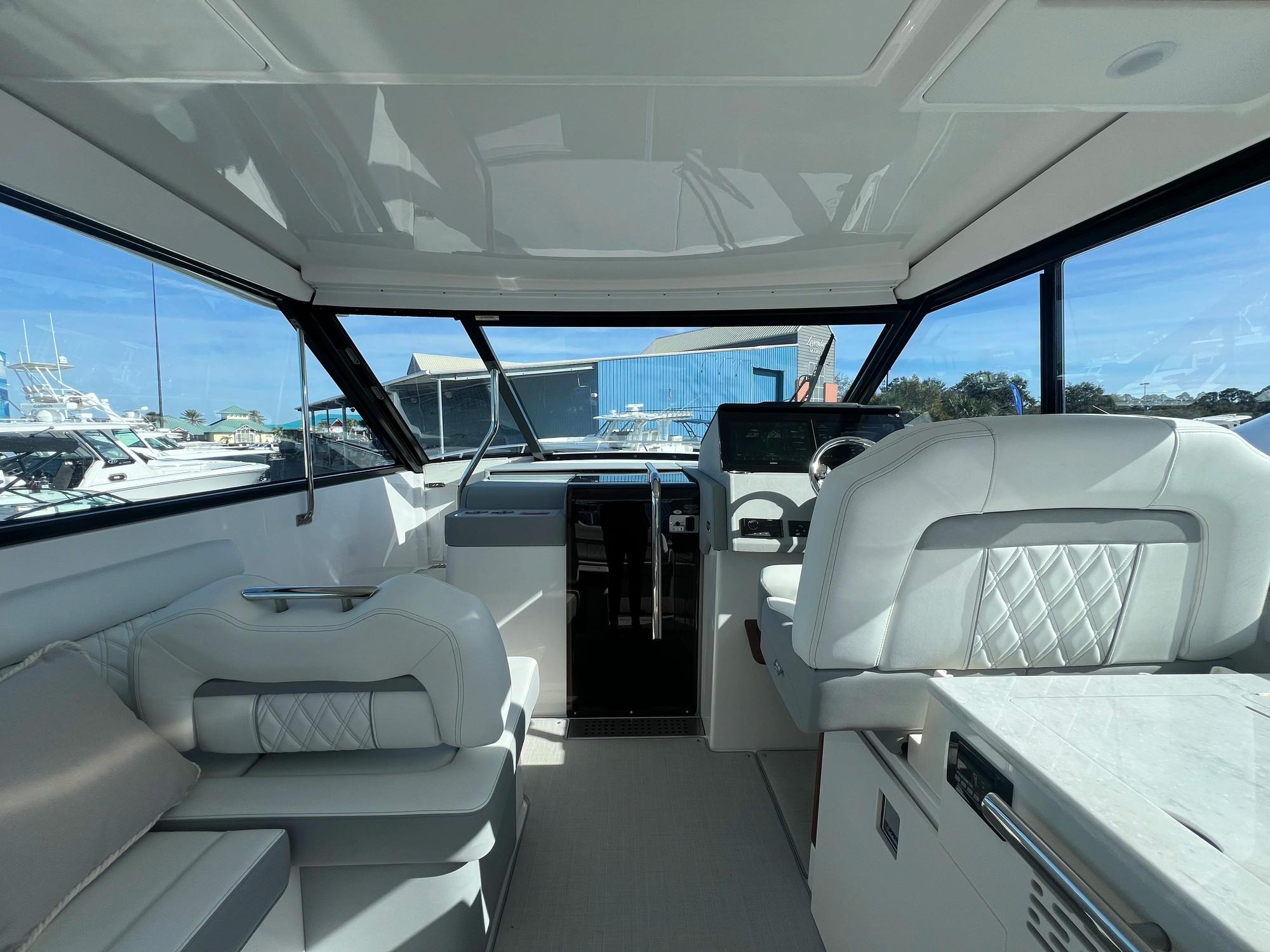 2024 Regal 36 XO Kruisers te koop- YachtWorld