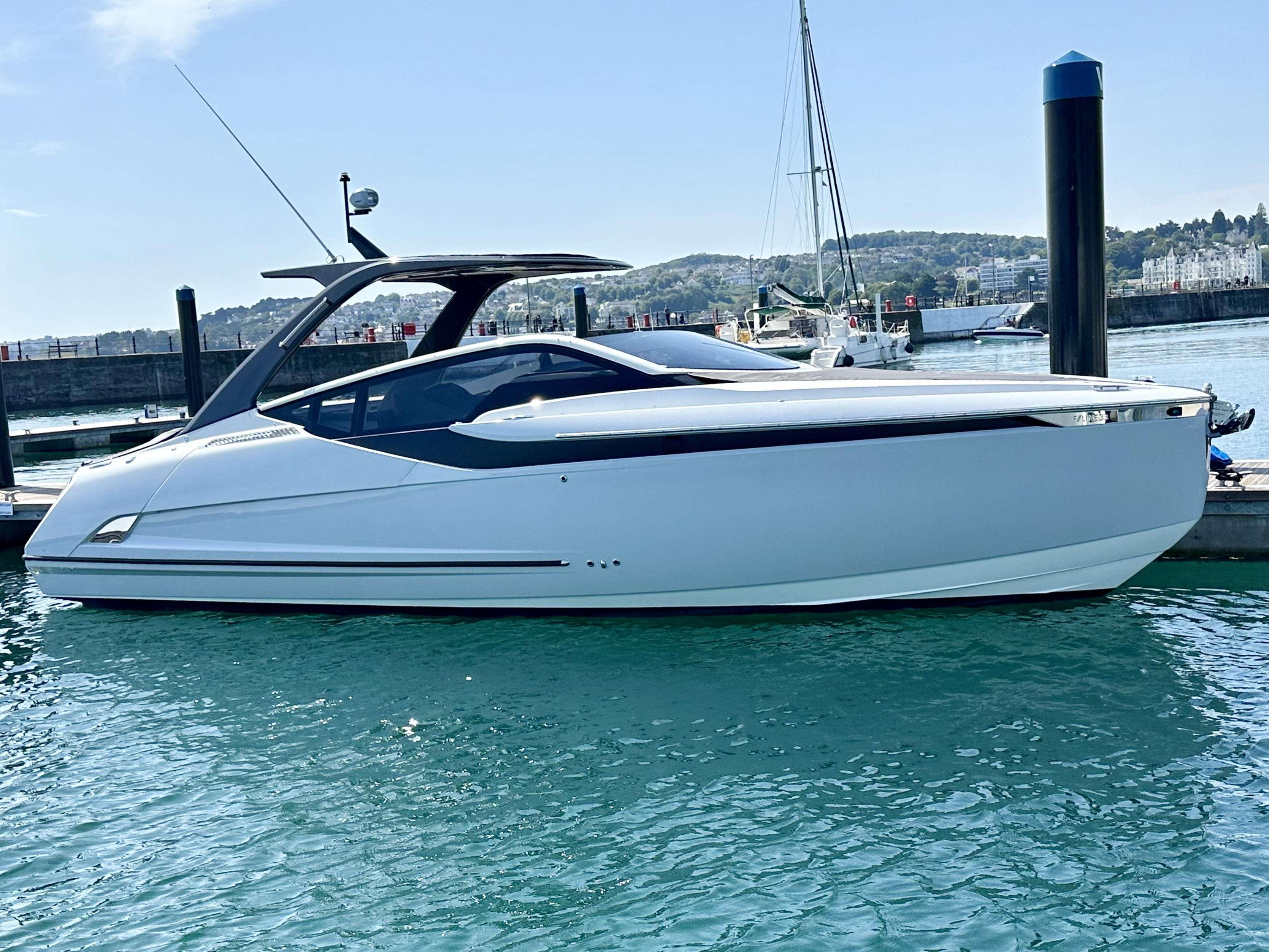 Fairline F33 10m 2023, Sports Cruiser - Essex | Boot24