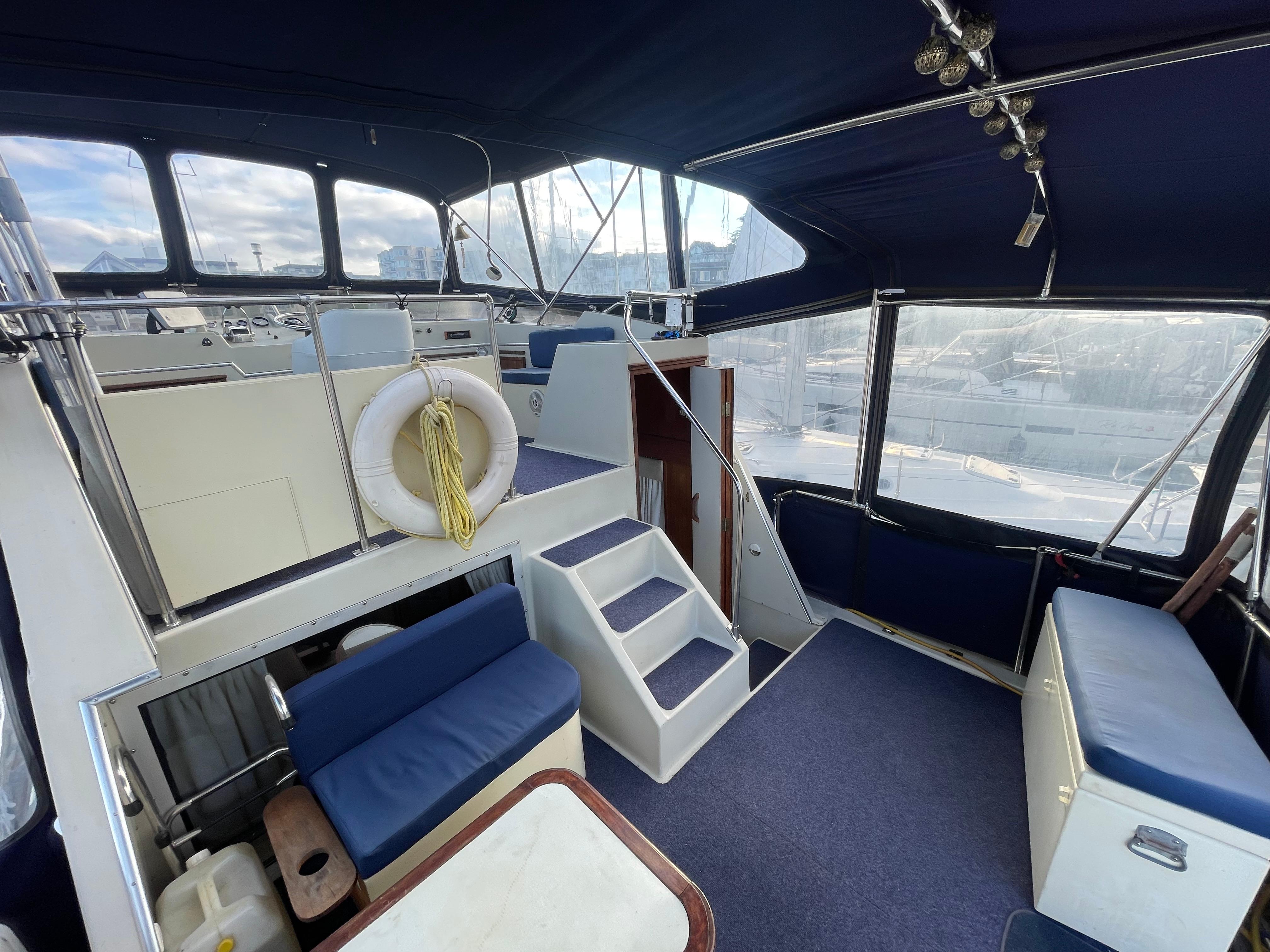 1983 Uniflite 36 AFT CABIN Aft Cabin for sale - YachtWorld