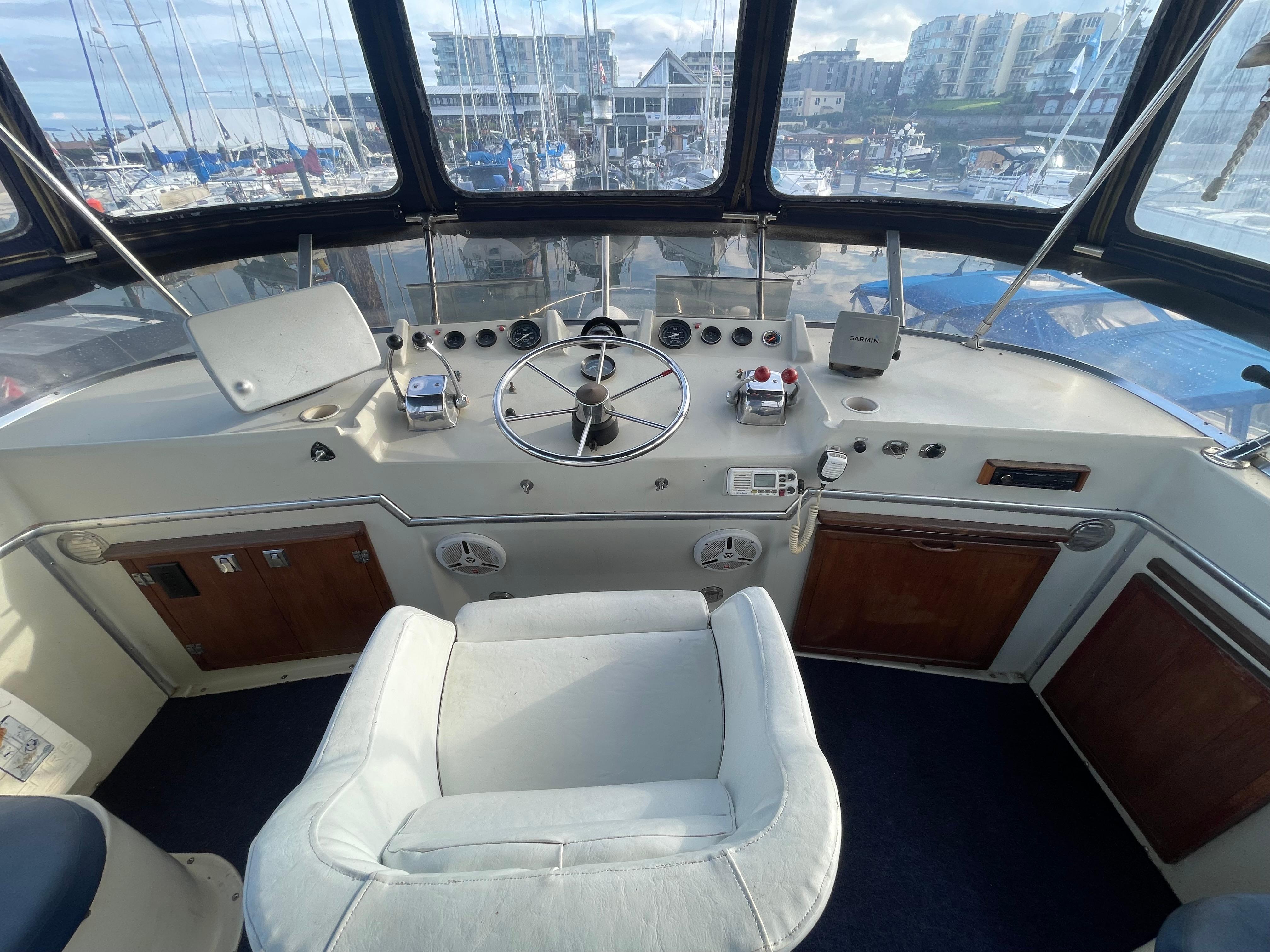 1983 Uniflite 36 AFT CABIN Aft Cabin for sale - YachtWorld