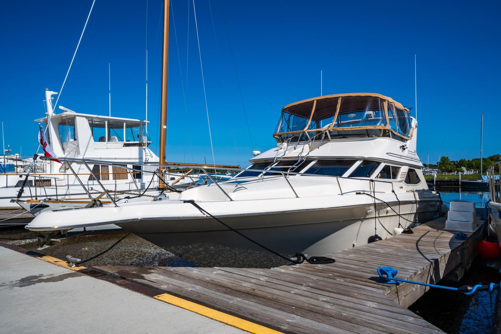 1997 Sea Ray 440 Express Bridge - Weber Yachts