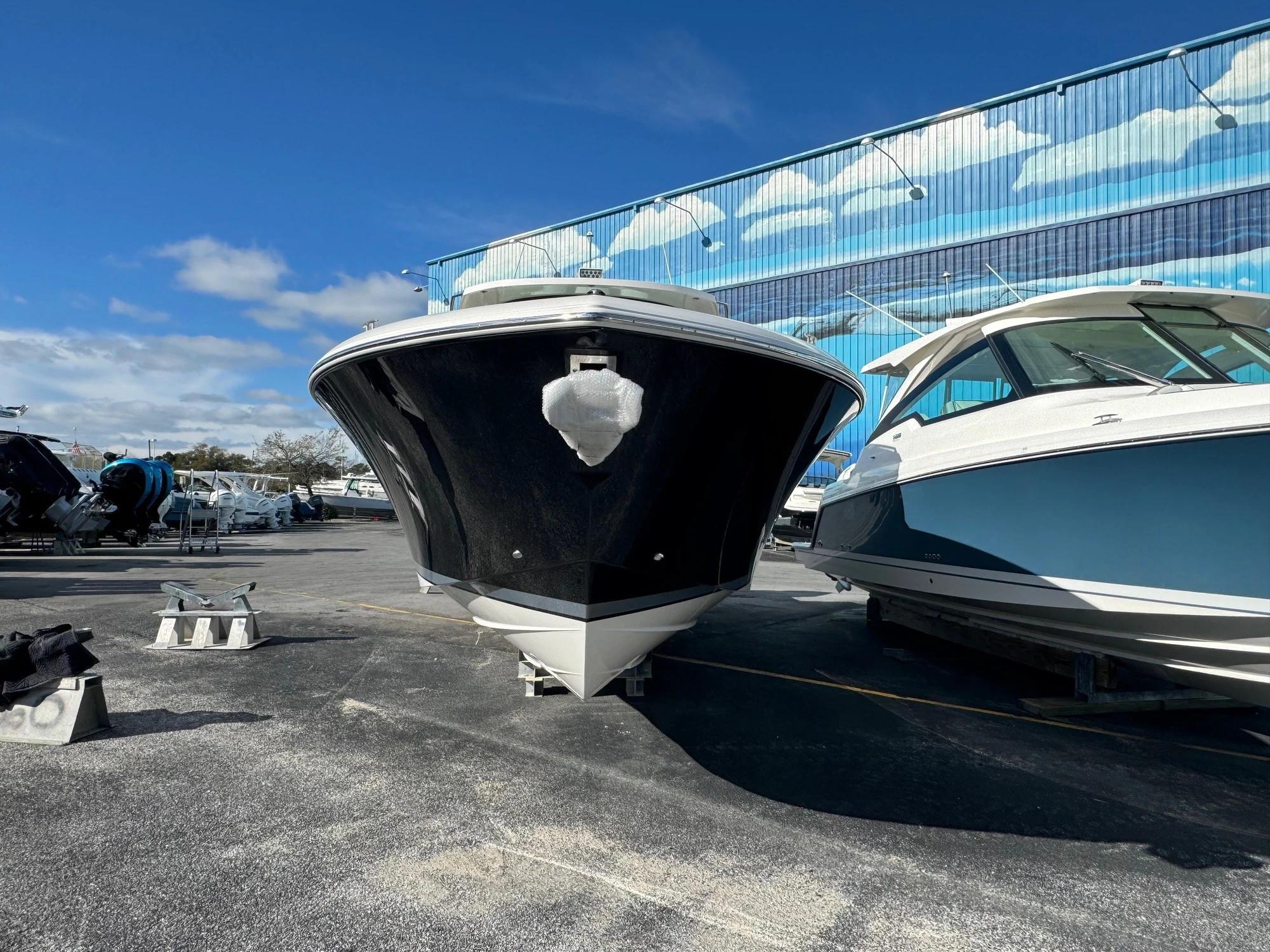 2024 Tiara Yachts 38 LS Motor Yacht for sale - YachtWorld