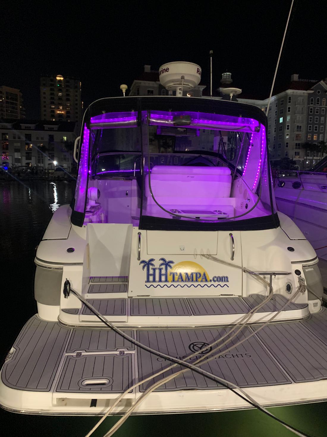 2006 Cruisers 320 Express Cruiser for sale - YachtWorld