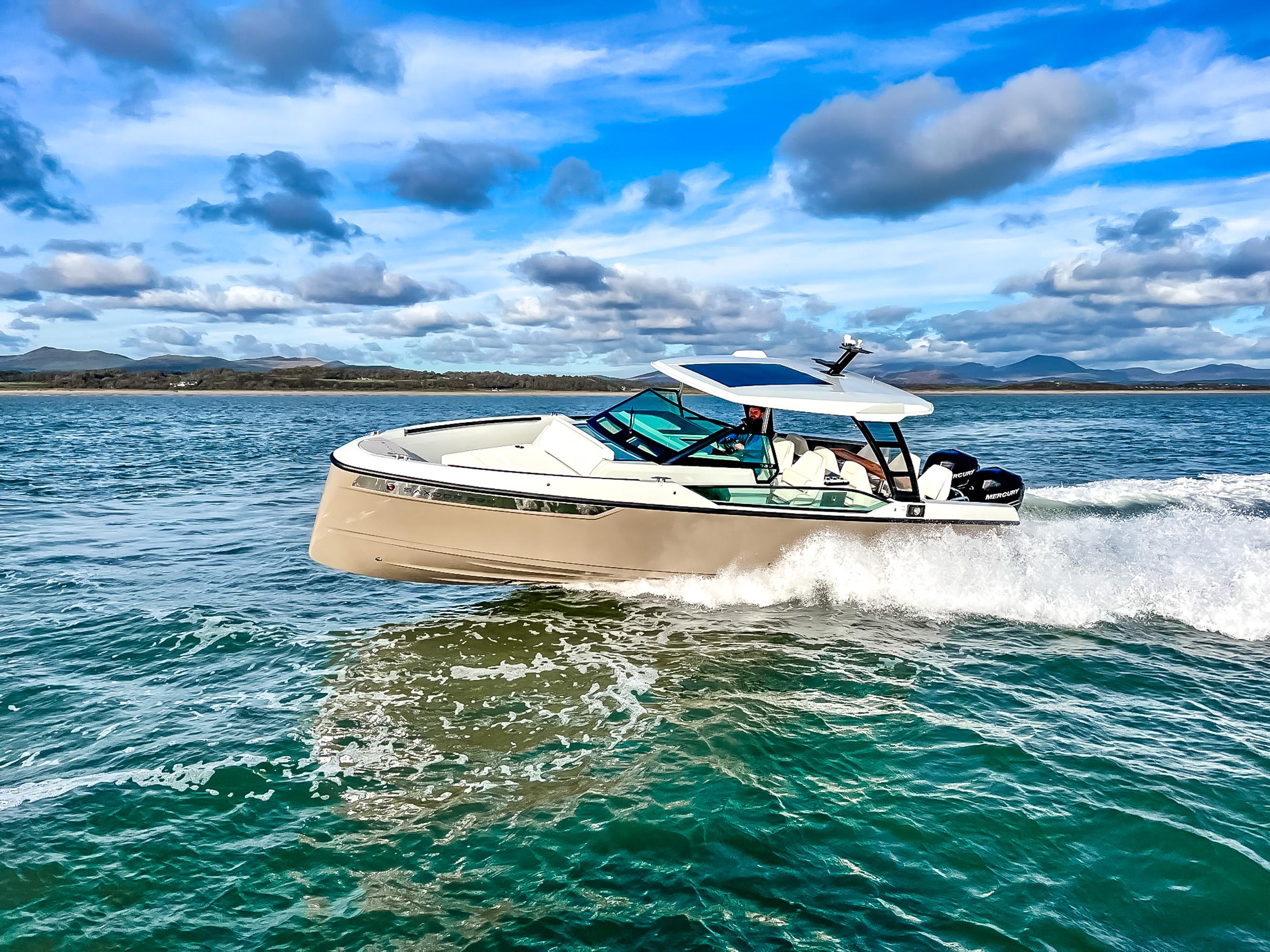 Neu 2024 Saxdor 320 GTO | YachtFocus