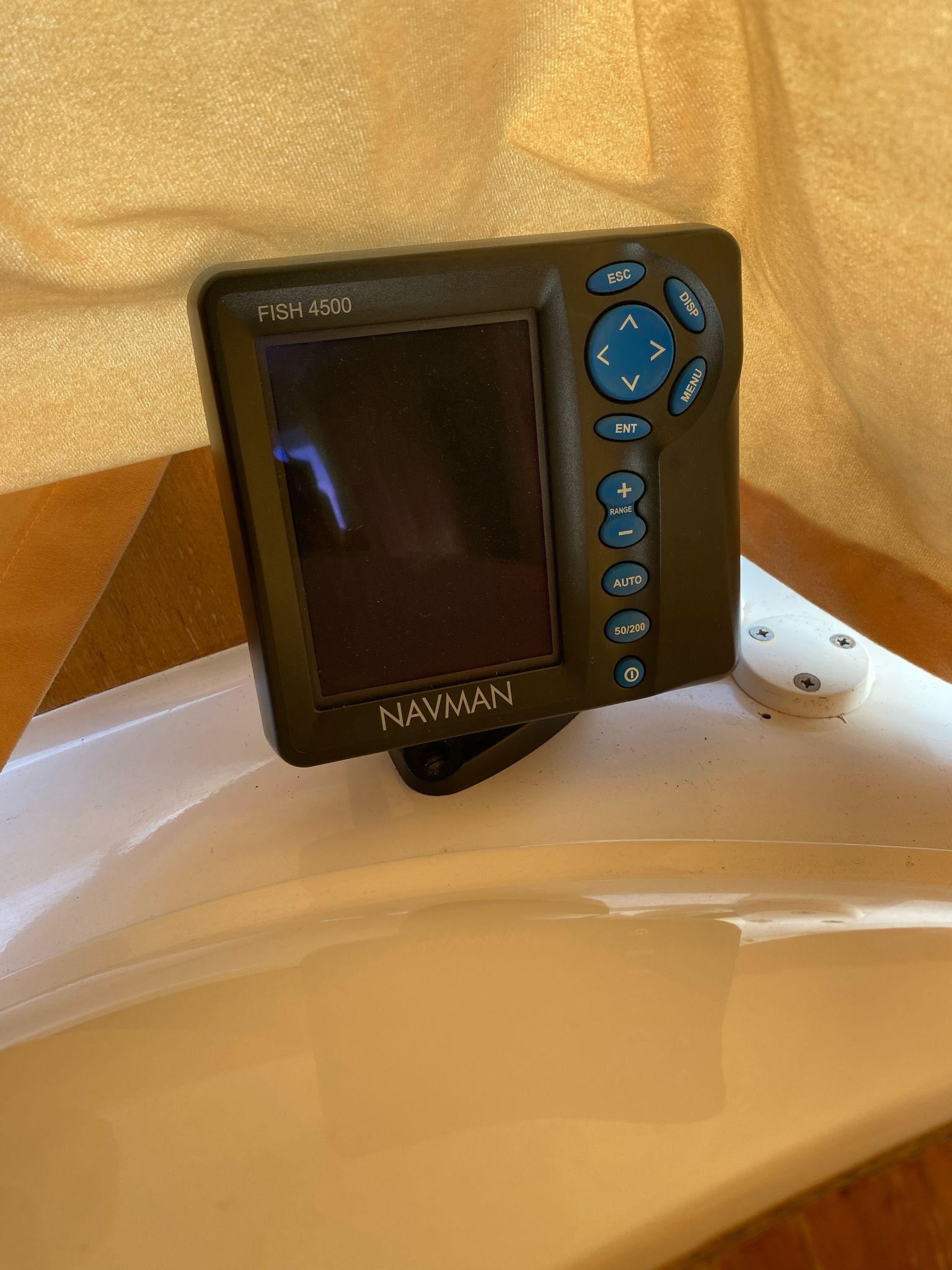 2004 Quicksilver QUICKSILVER 750 WEEKEND Cruiser for sale - YachtWorld