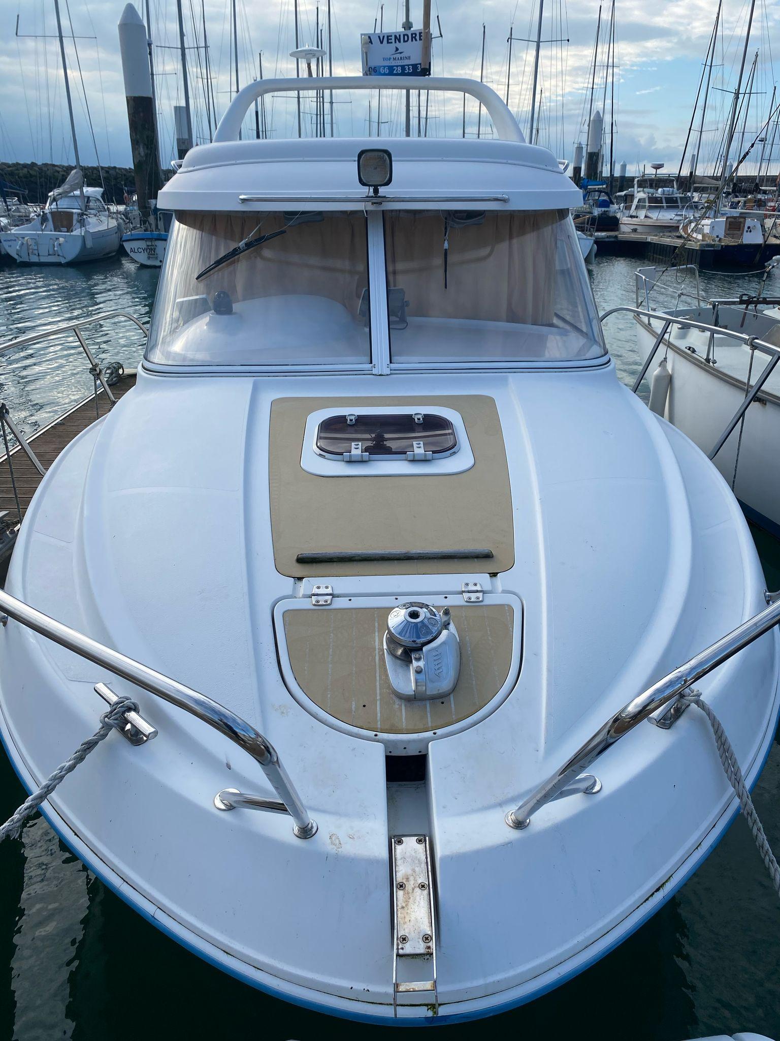 2004 Quicksilver QUICKSILVER 750 WEEKEND Cruiser for sale - YachtWorld