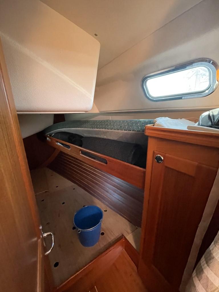 2004 CR 371 Cruiser for sale - YachtWorld