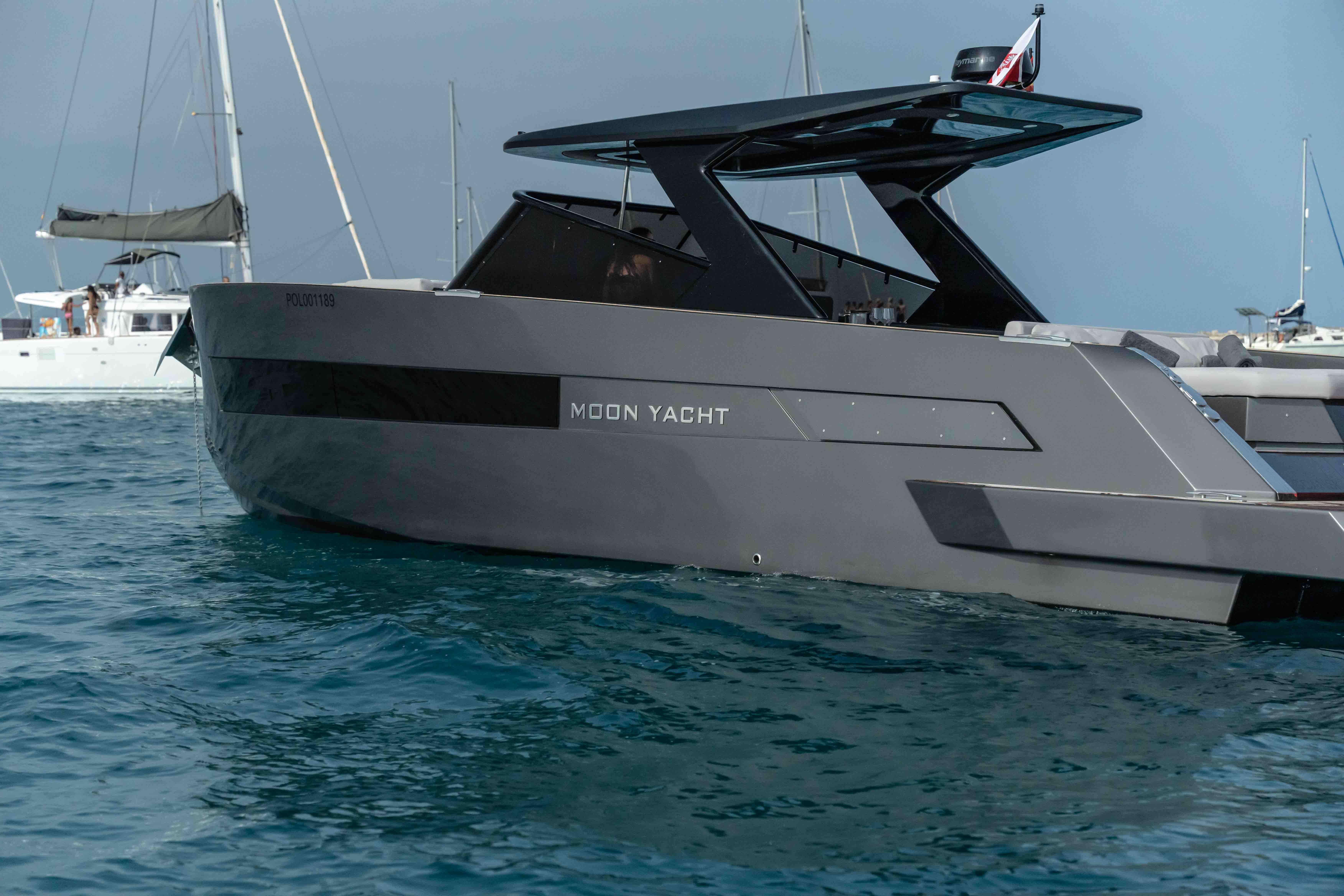 Nuevo 2025 Moon POWER 45 | TopBarcos.com