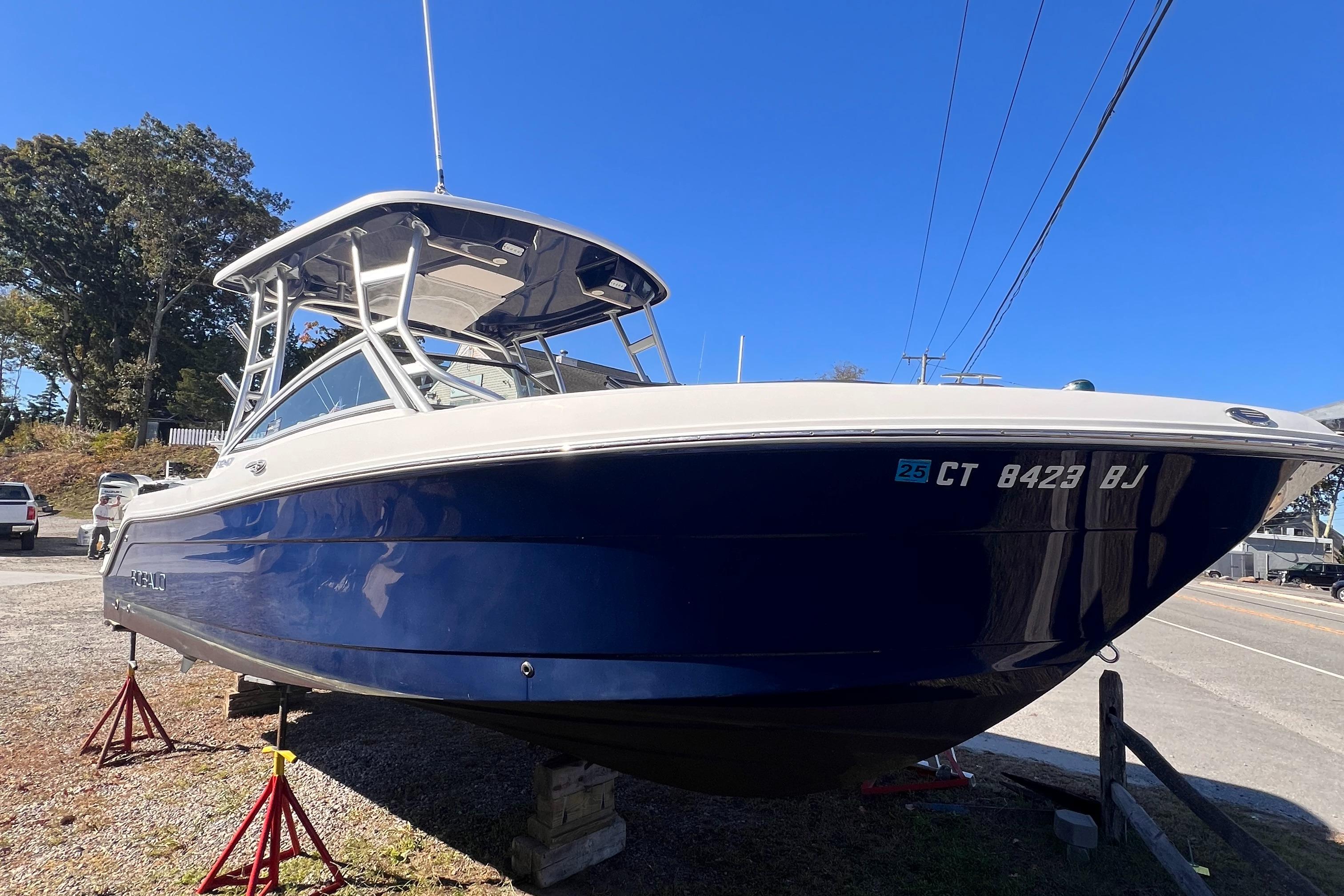 Robalo R247 Dual Console boats for sale | YachtWorld