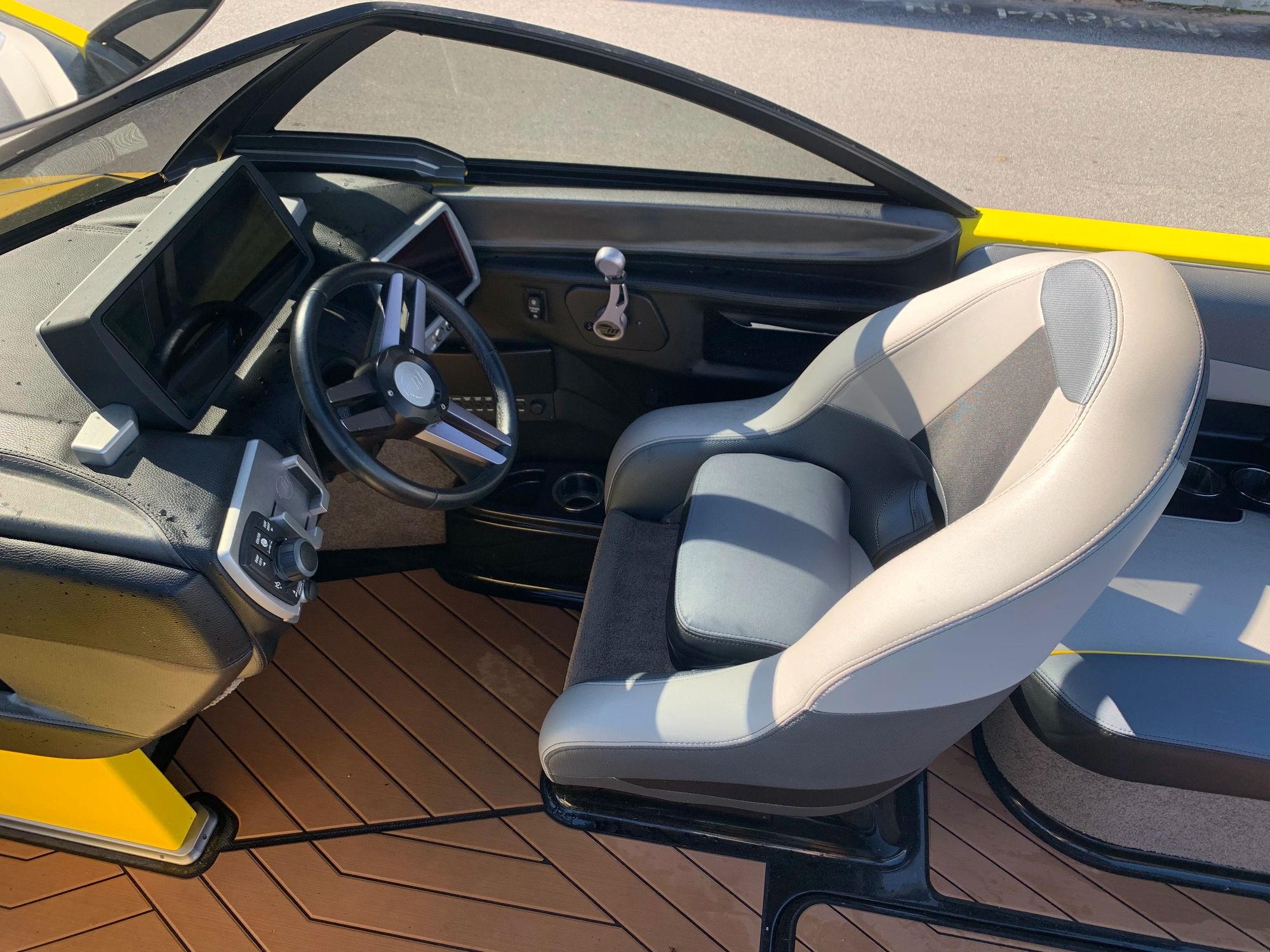 2017 Malibu Wakesetter 23 LSV Ski and Wakeboard for sale - YachtWorld